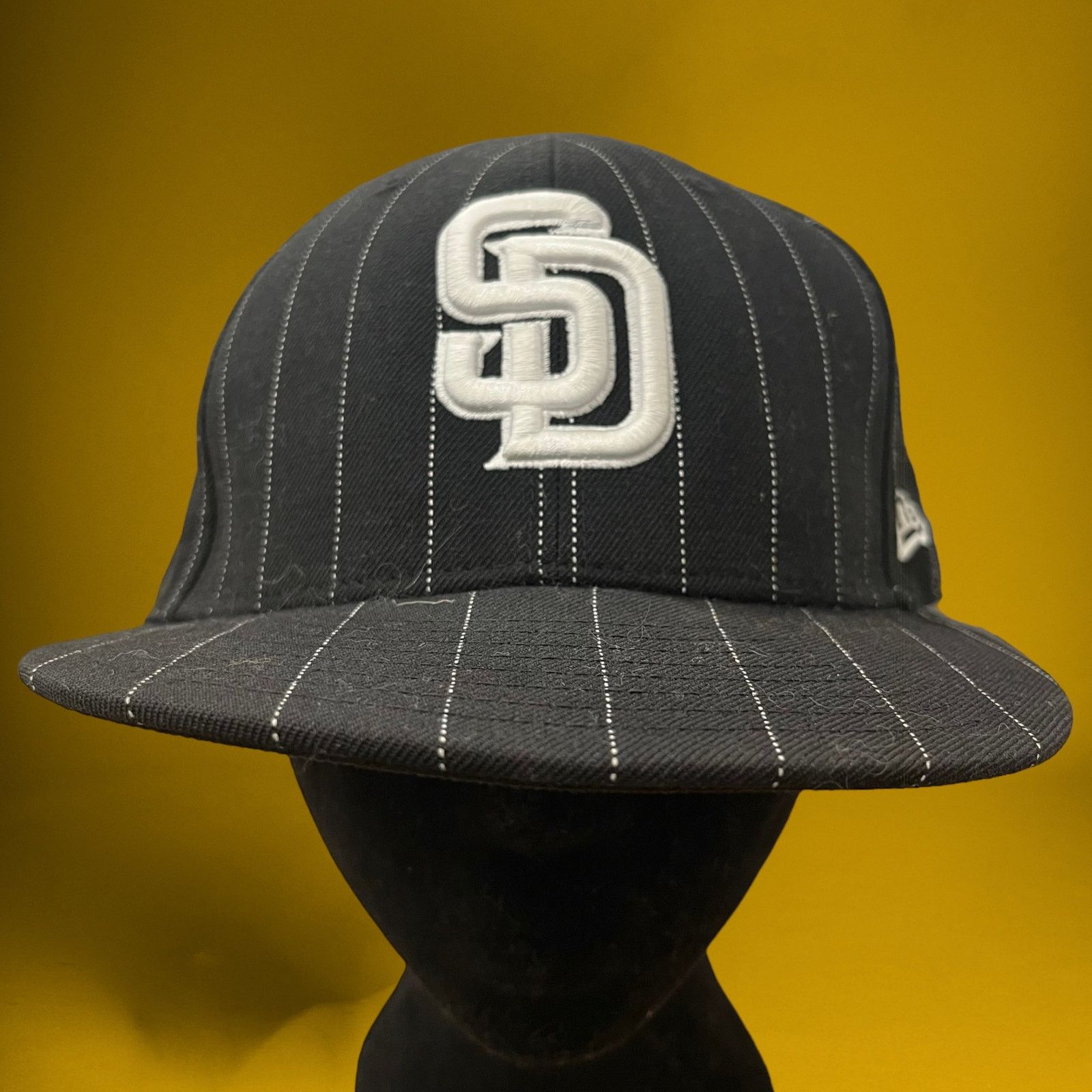 New Era SD Padres 59Fifty New Era Size 8 Hat Pin Stripe Embroidered ...
