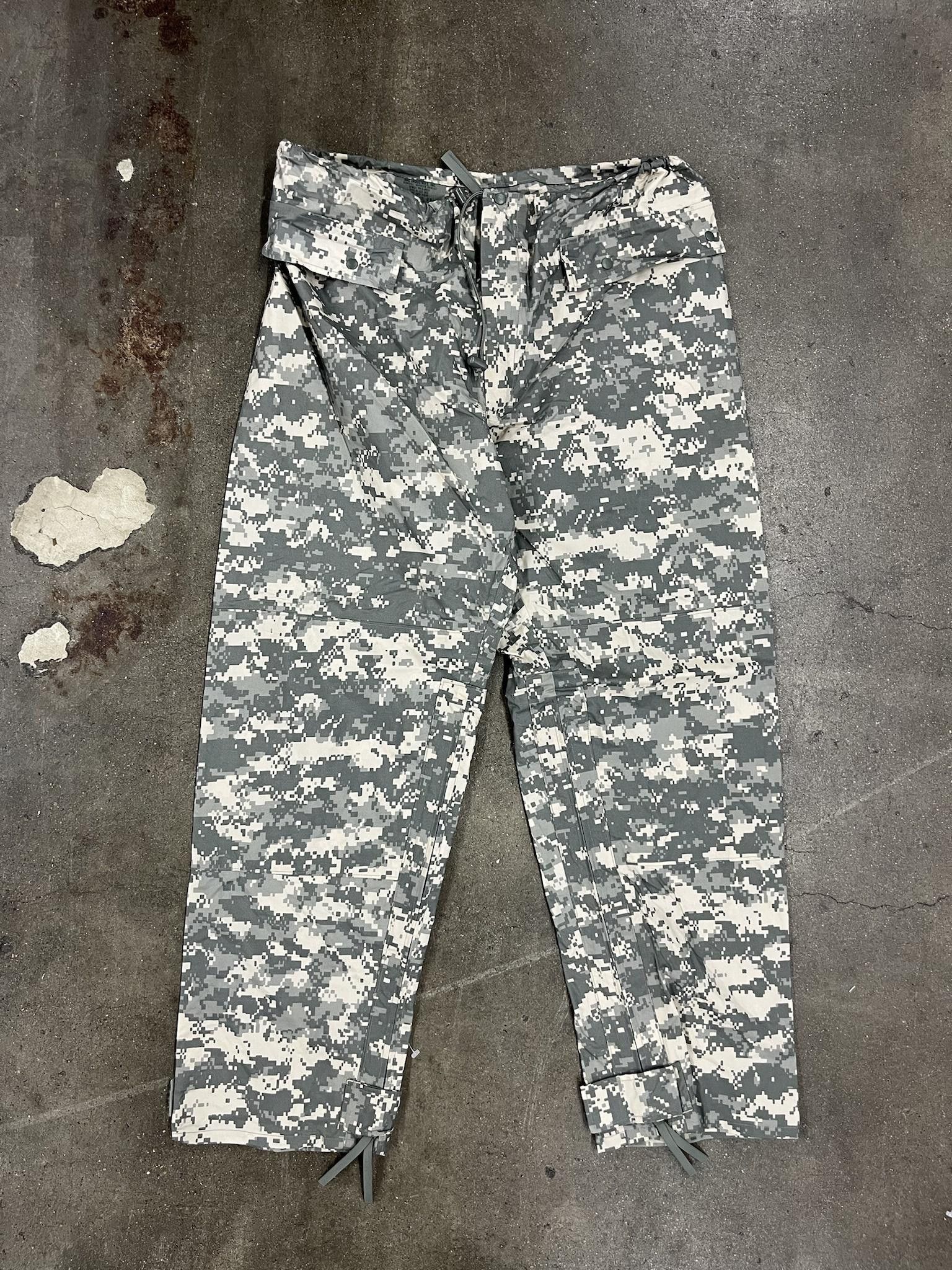 Military × Streetwear × Vintage US Army Digi Camo Overpants | Grailed
