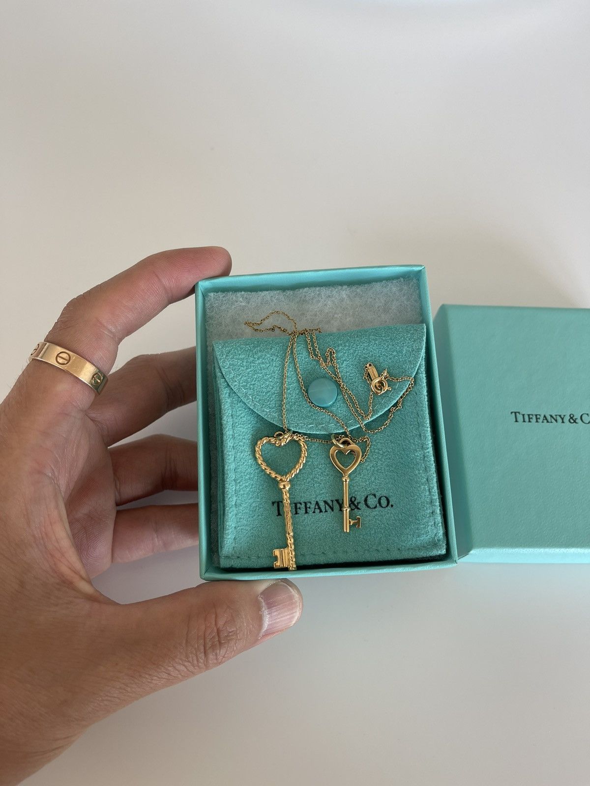 Tiffany & Co. Tiffany 18k Gold Necklace Two key Heart Twisted Pendant ...