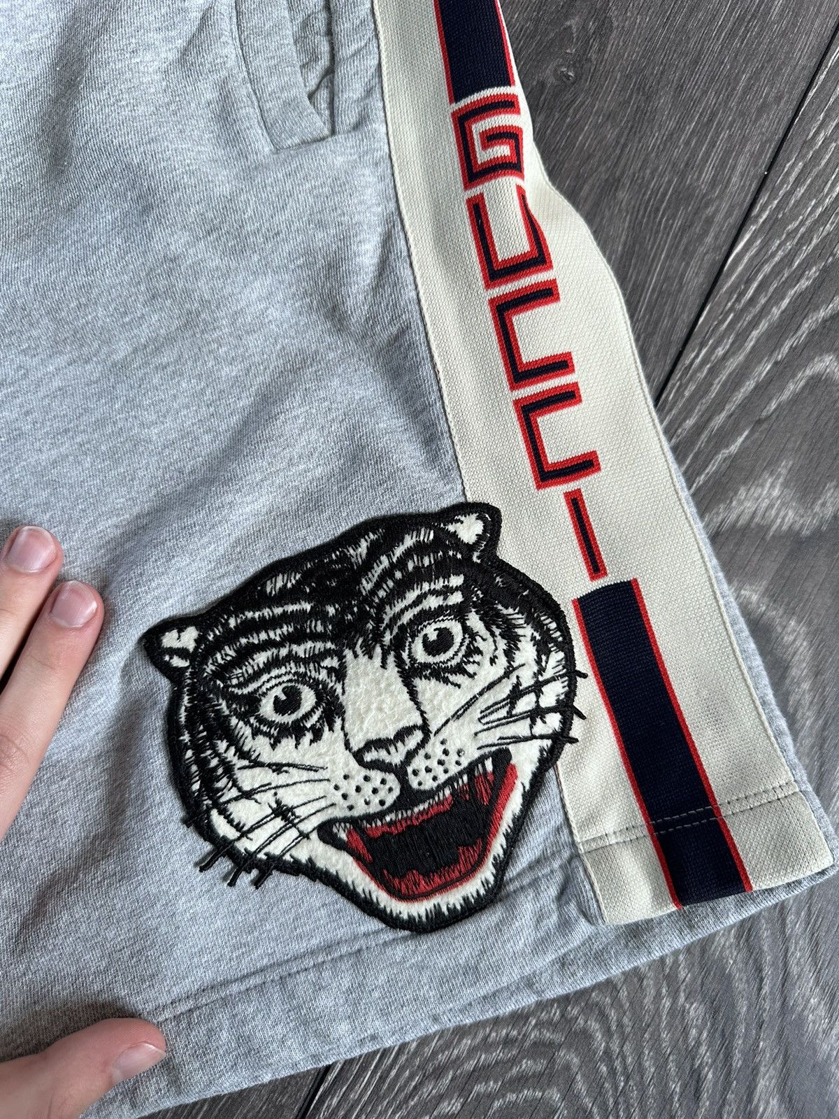 Gucci gucci ss21 embroidered tiger head sweat shorts grey | Grailed