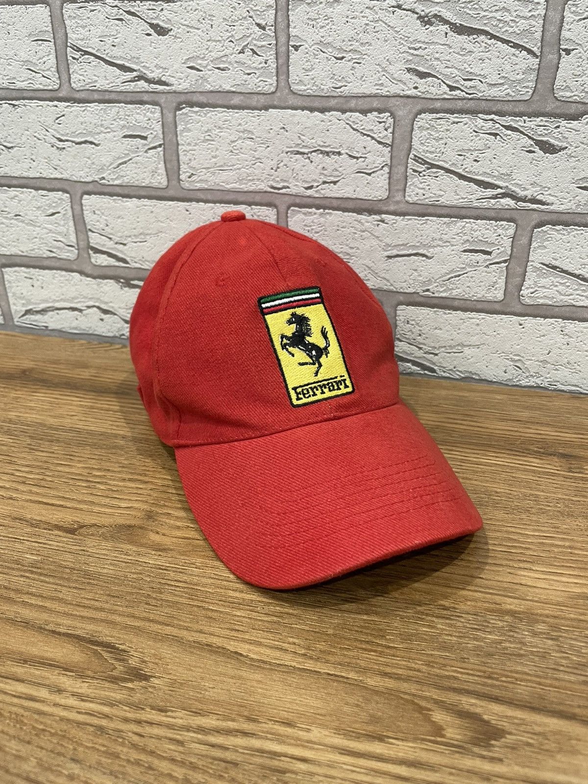 Ferrari × Streetwear × Vintage Ferrari racing vintage 90s red hat cap ...