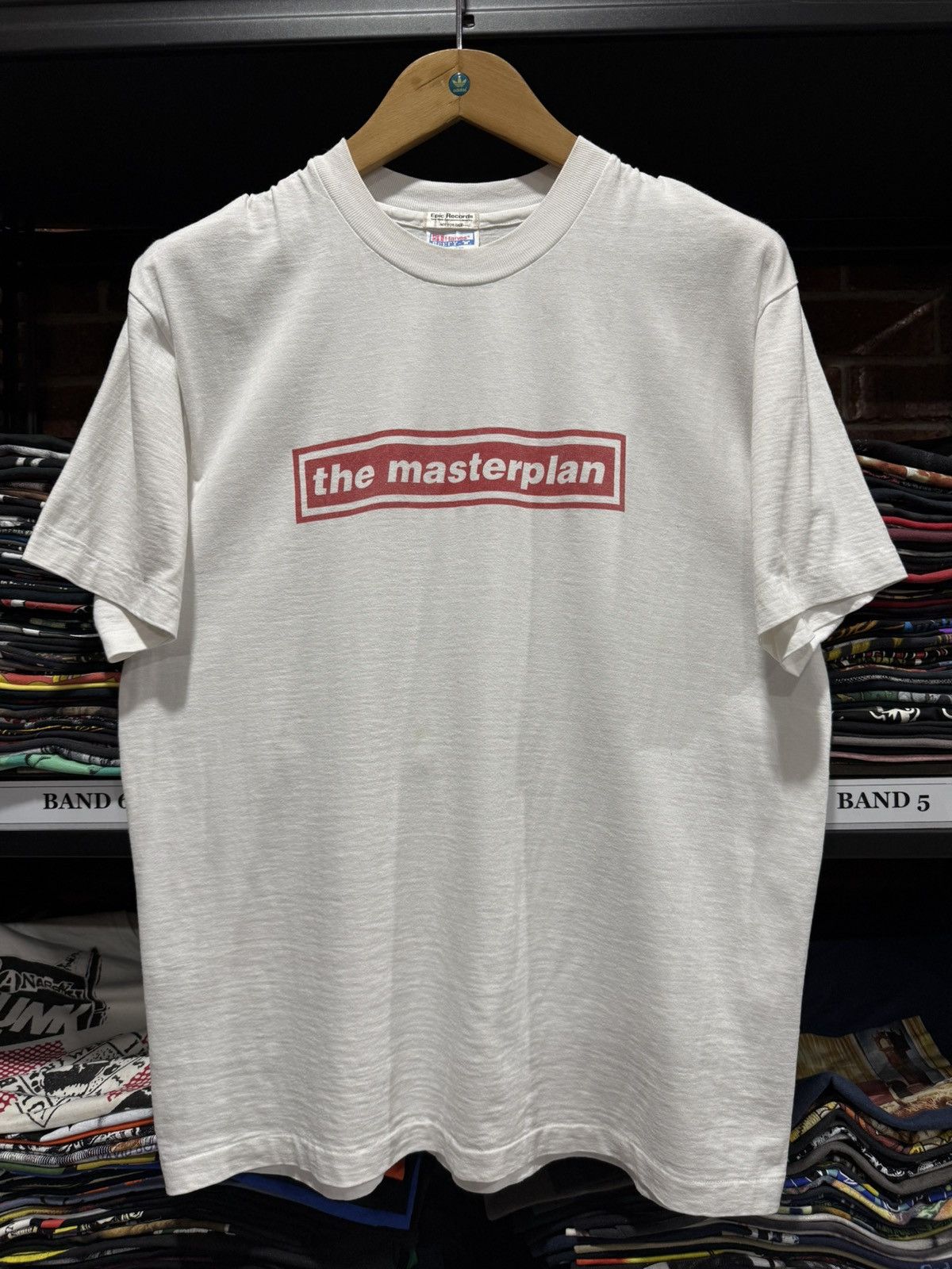 Band Tees × Rock T Shirt × Vintage Vintage 90s Oasis The Masterplan box ...