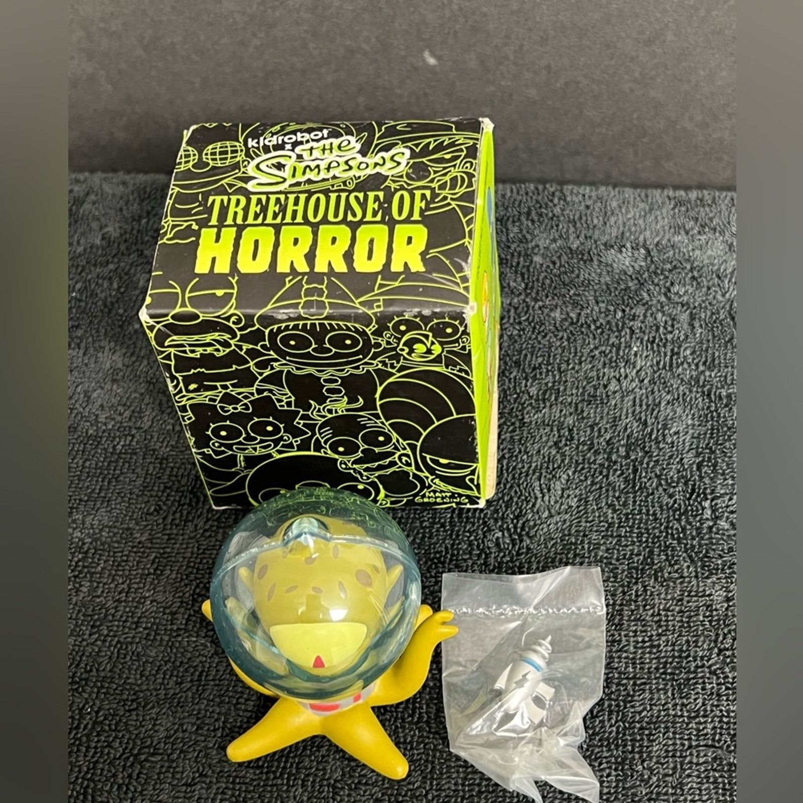 Fox Kidrobot Simpsons Treehouse of Horror Alien Kodos figure | Grailed