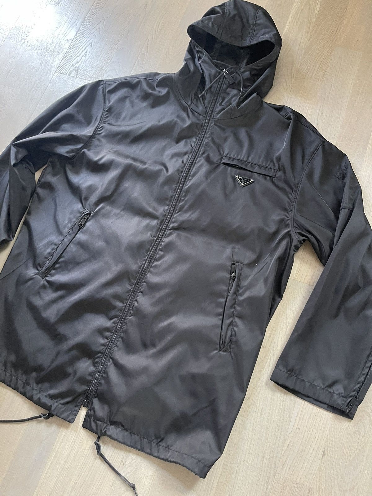 Prada PRADA hooded raincoat jacket sizes in photos by tape measure ...