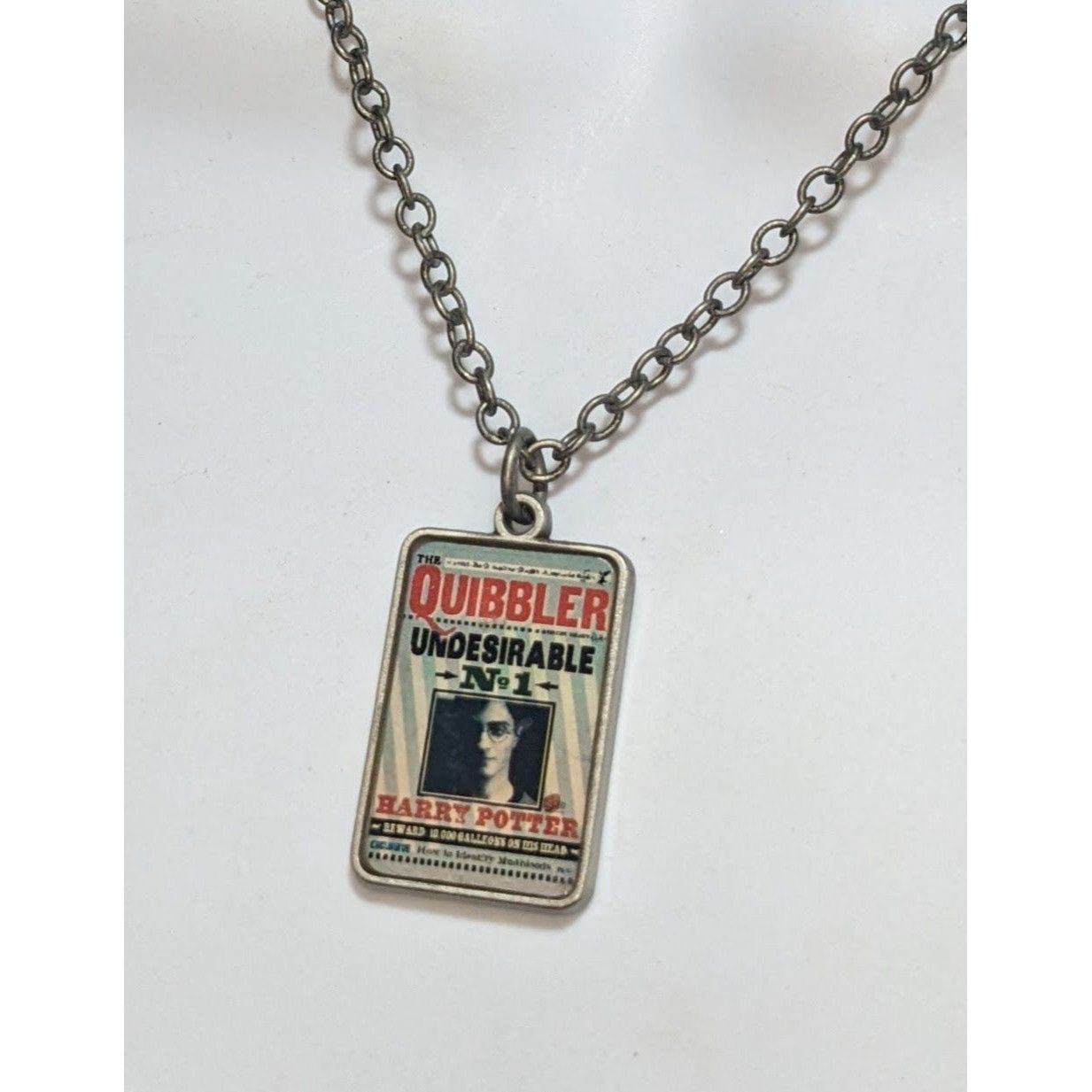 Warner Bros Harry Potter Quibbler Necklace | Grailed