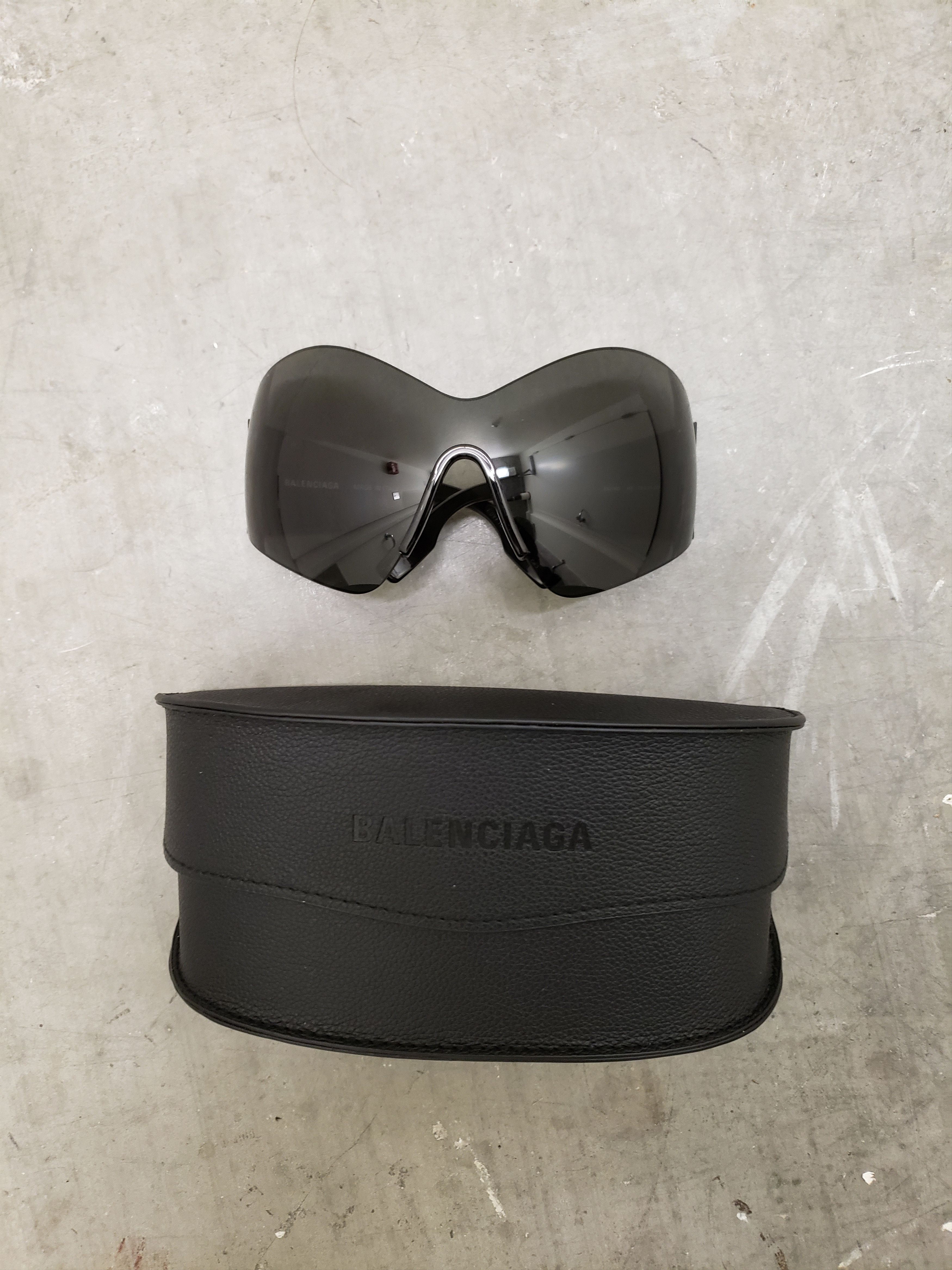 Balenciaga Balenciaga Mask Butterfly Sunglasses | Grailed