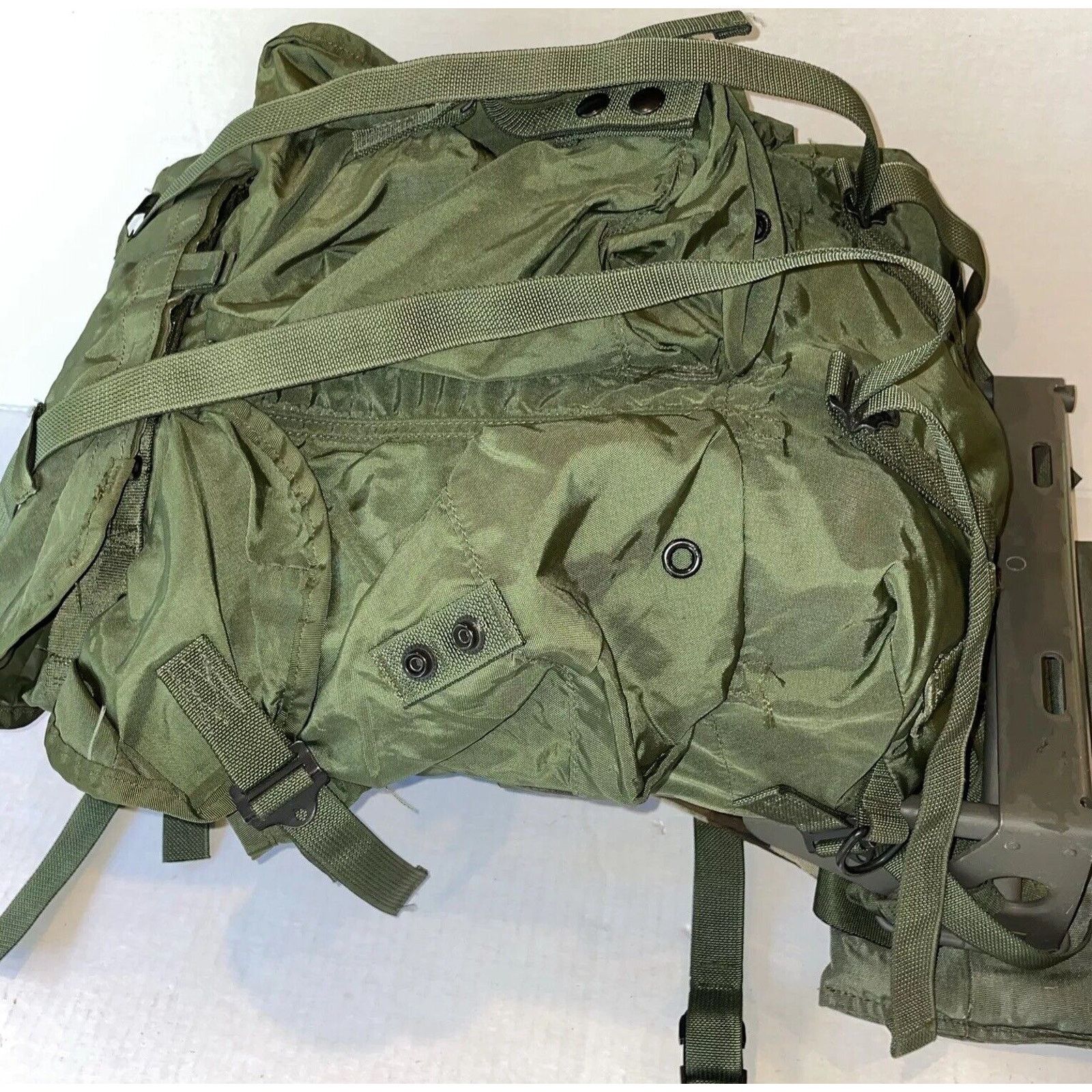 Arctic Army US Army Green Nylon Combat Field Pack - Med. w/ Frame | Grailed
