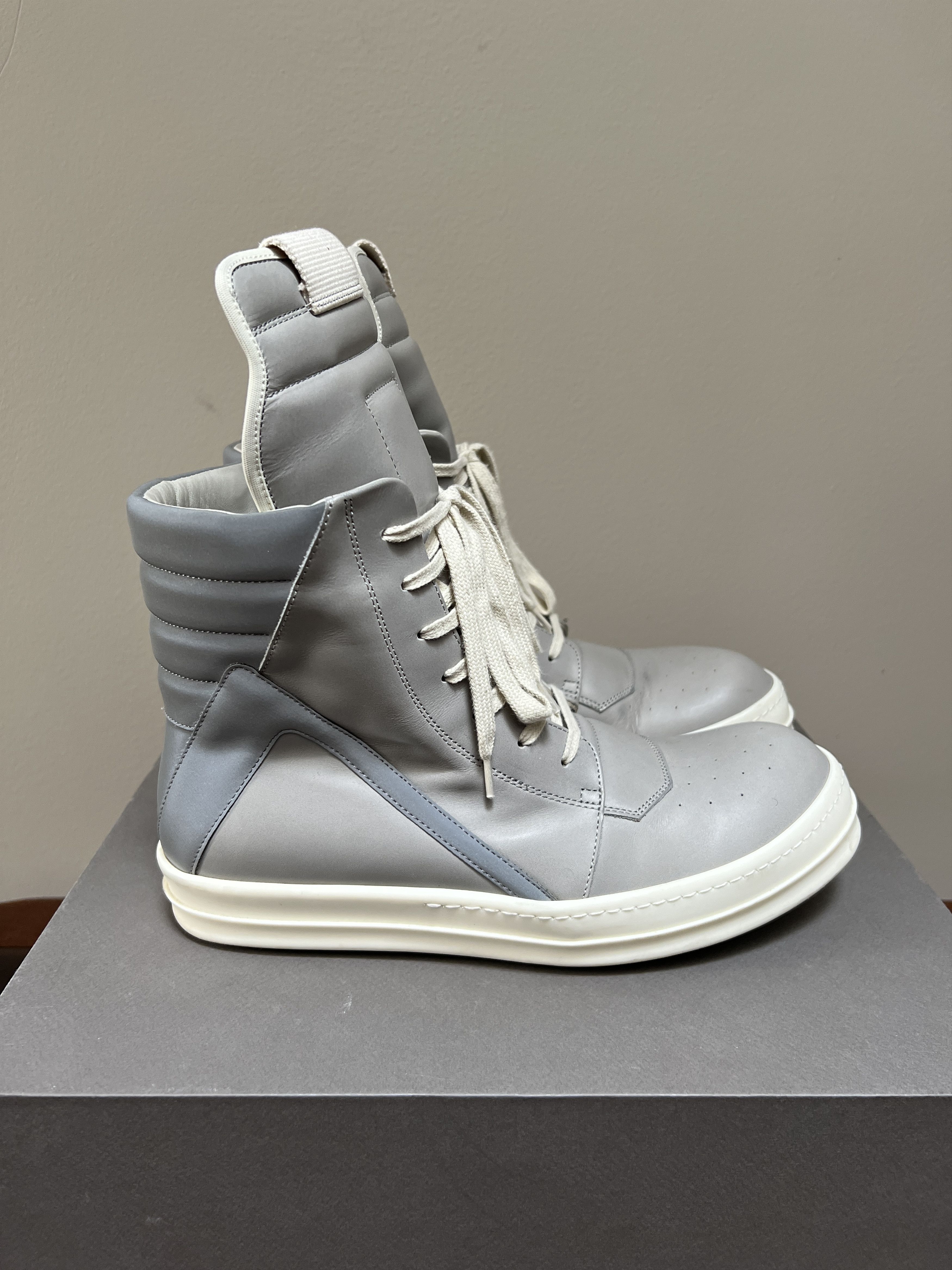 Rick Owens Rick Owens FW22 Runway Strobe Geobasket Pearl Reflex Gray ...