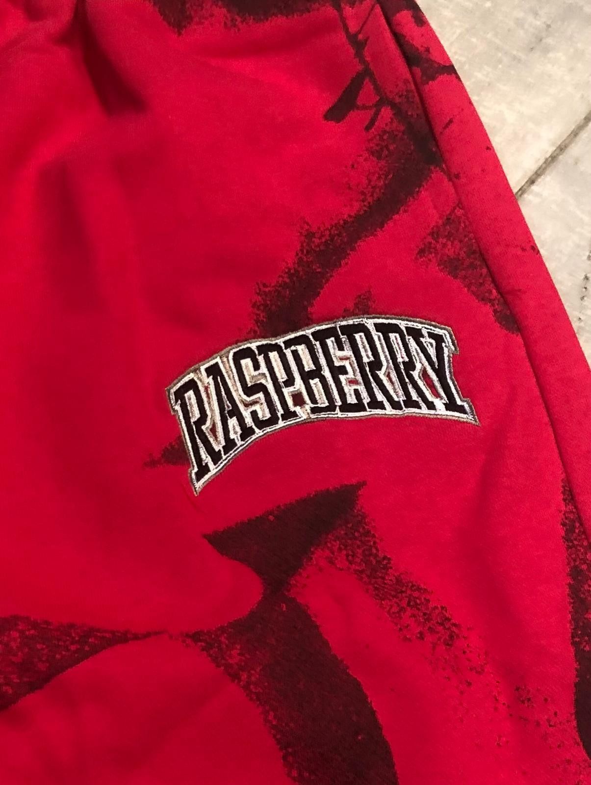 The GV Gallery × Vintage GV Gallery x Raspberry Hills Graffiti ...