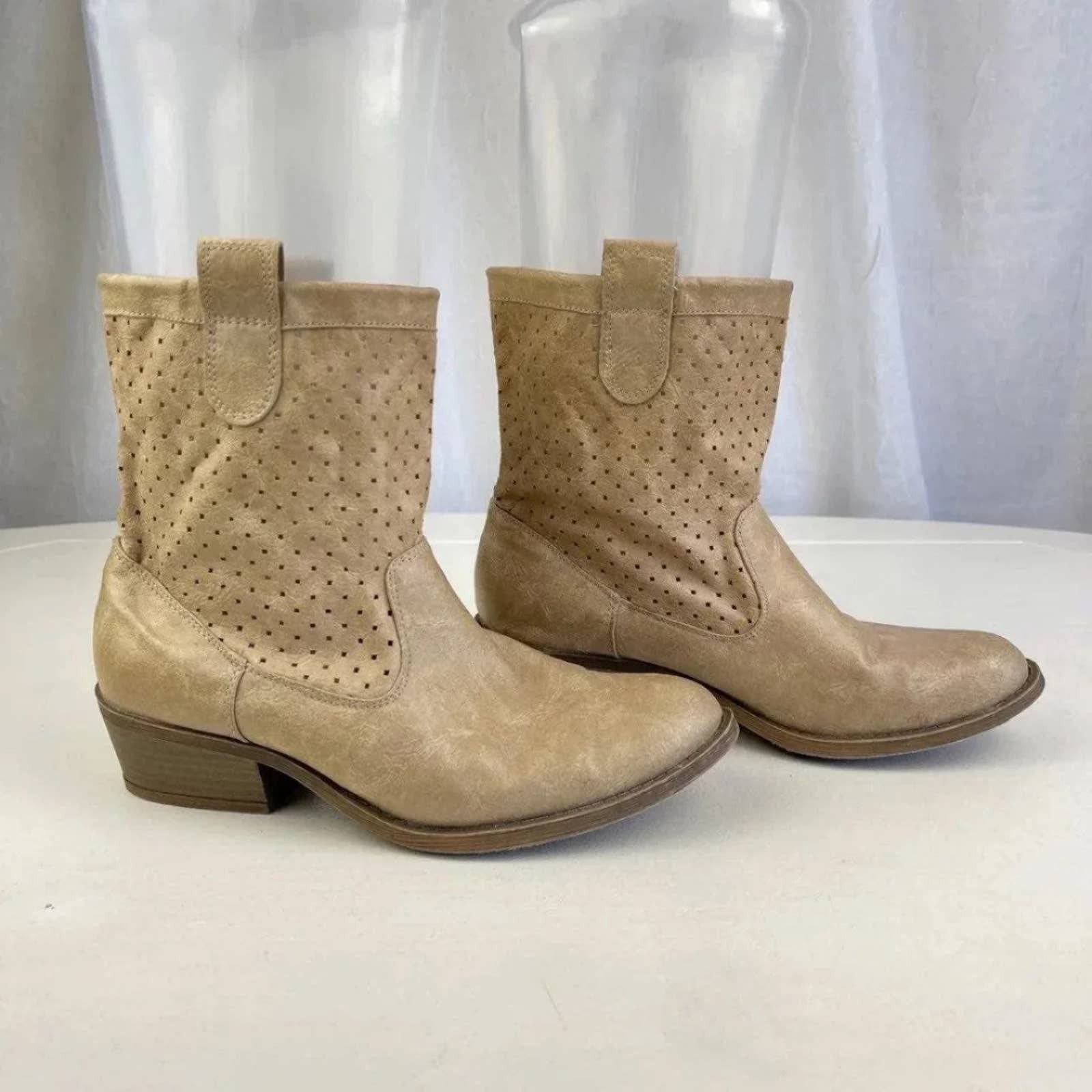 Forever 21 Tan Western Ankle Boot Faux Leather Laser Cut Forever 21 5.5 ...