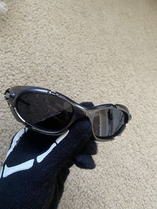 Vintage 🚨Oakley plate sunglasses worn by Travis Scott | Grailed