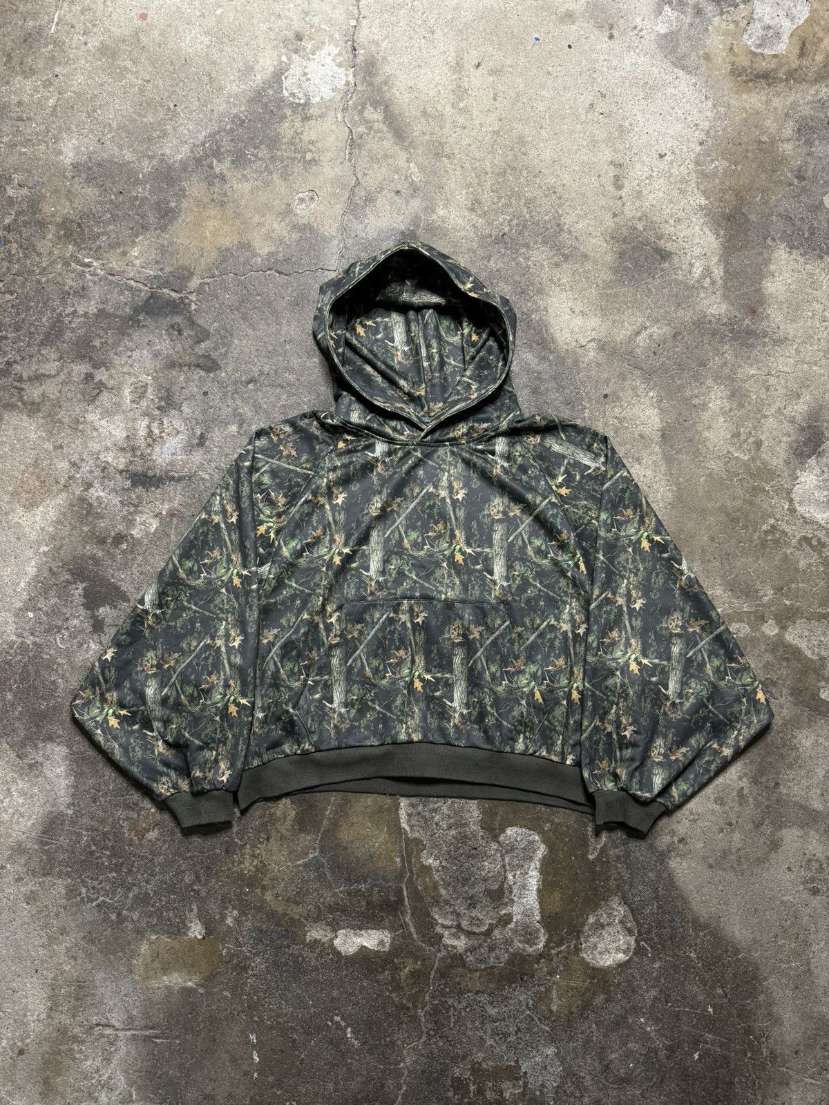 Streetwear RealTree Praying Boxy Hoodie | Grailed