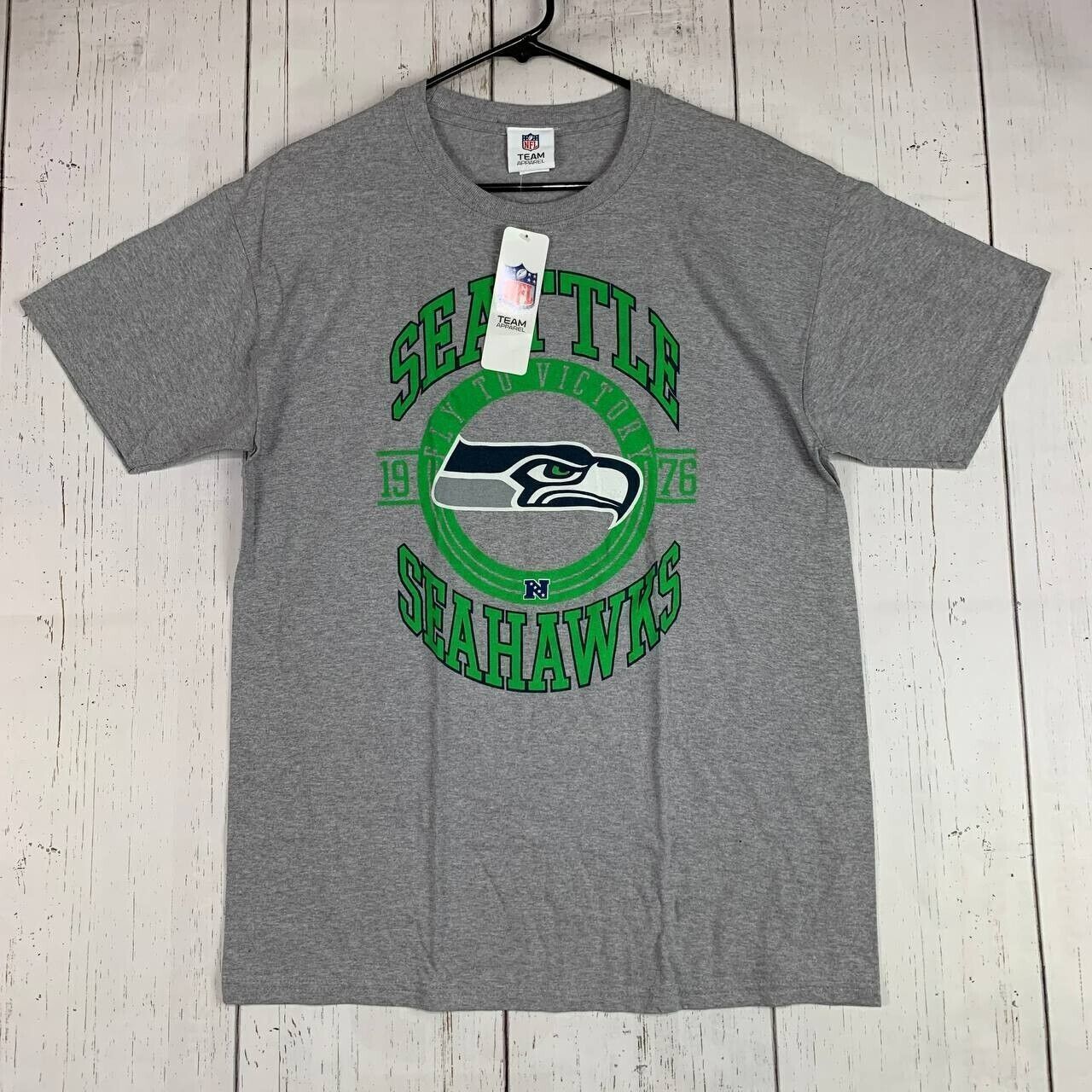 NFL Seattle Seahawks Medium Team Apparel Casual T-Shirt New Men | Grailed