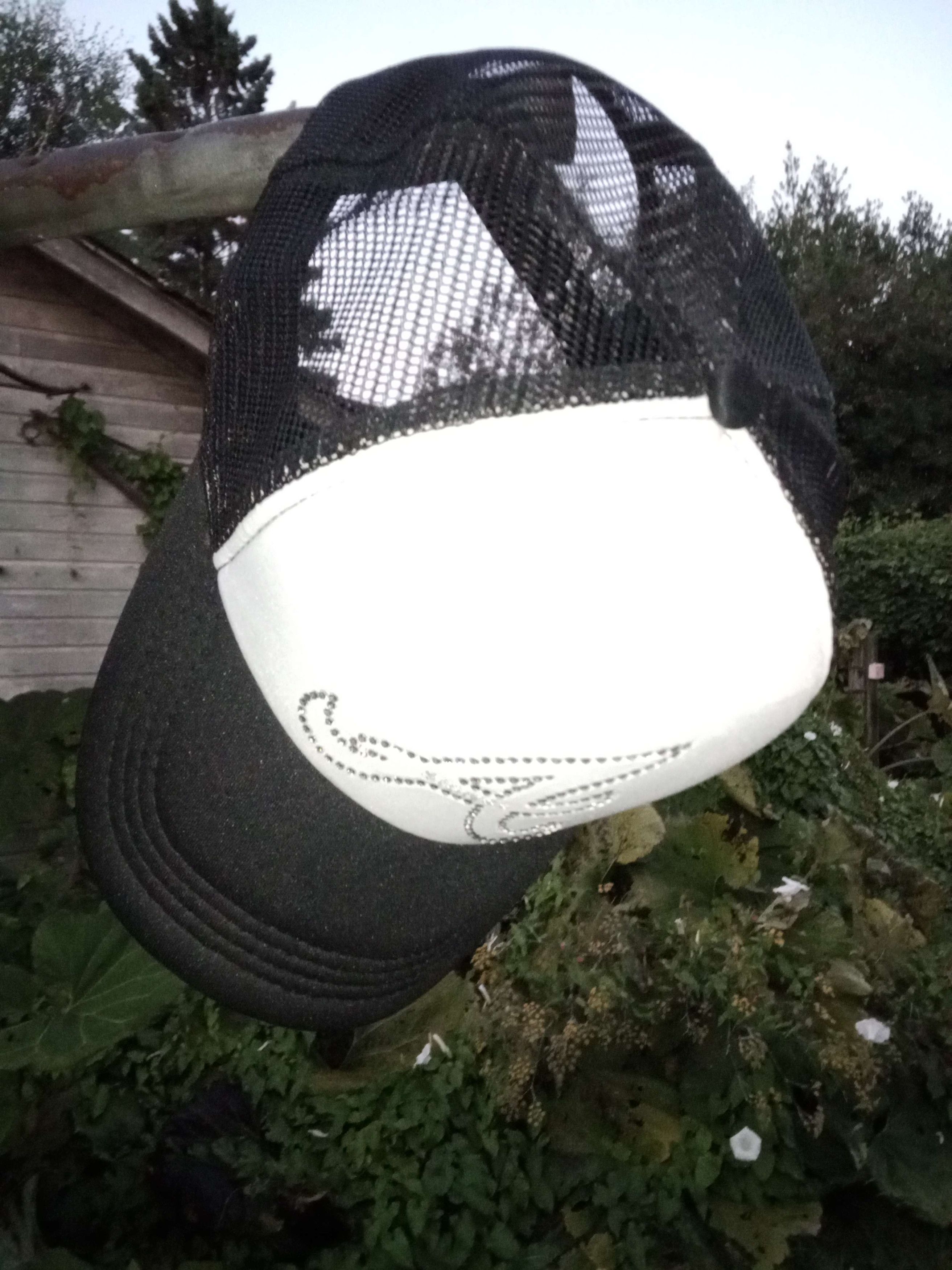 Hypebeast × Other × Streetwear rare signal crash trucker hat black ...