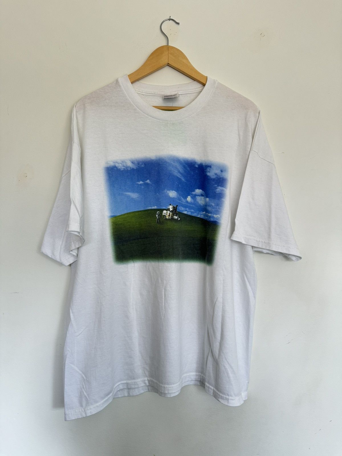 Anvil × Microsoft × Vintage Vintage 2001 Microsoft Windows XP Launch ...