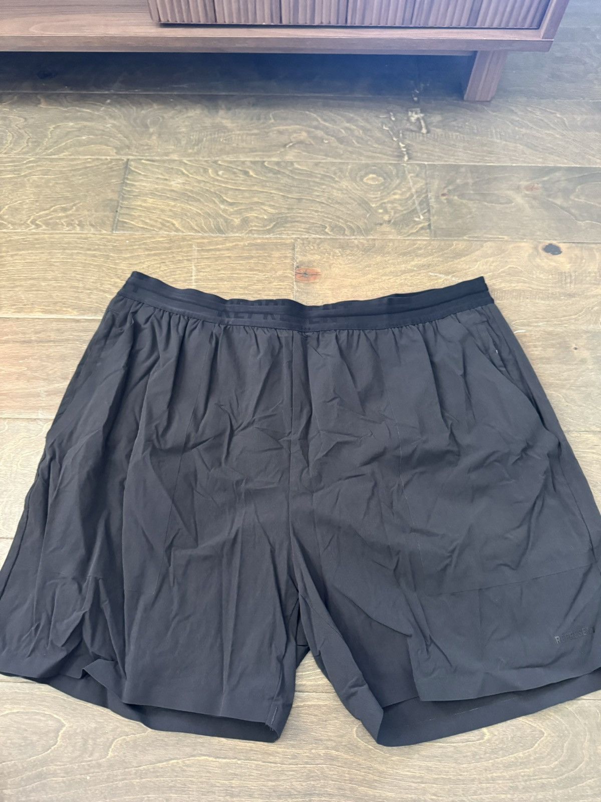 Represent Clo. represent training crew shorts | Grailed