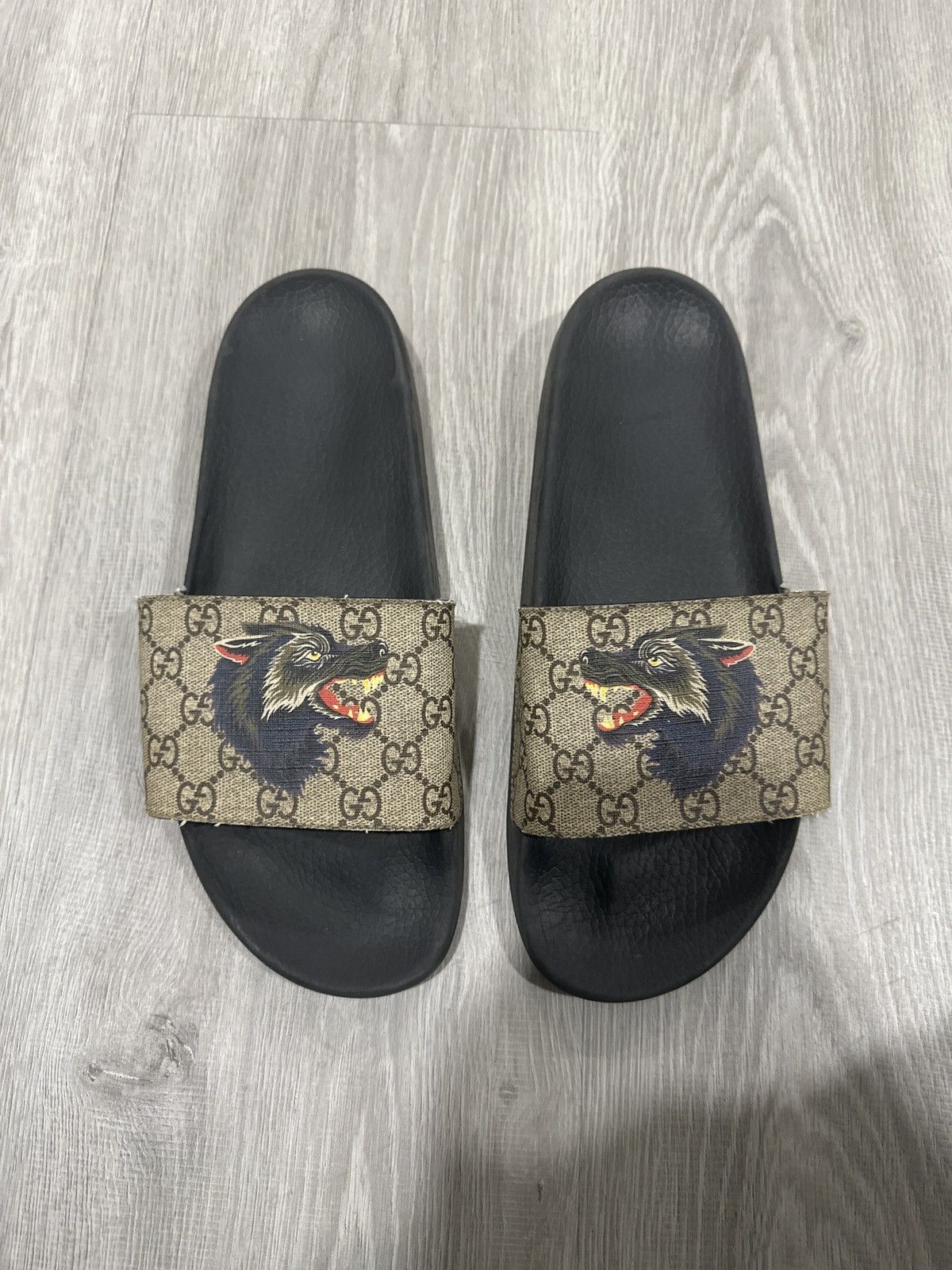 Gucci gucci wolf slides | Grailed