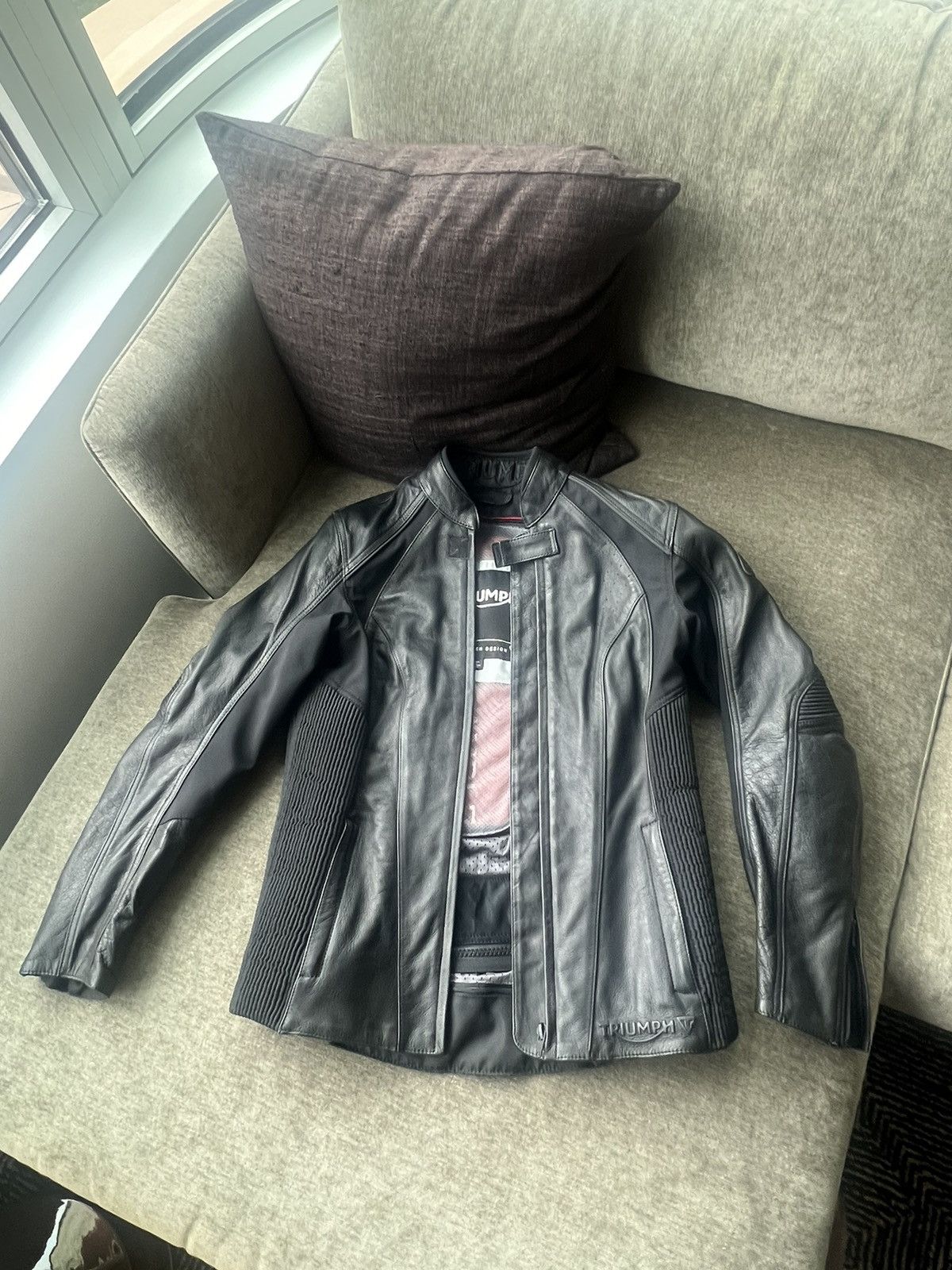 Vintage Triumph Motorcycle jacket ladies SMALL padded shoulders and ...