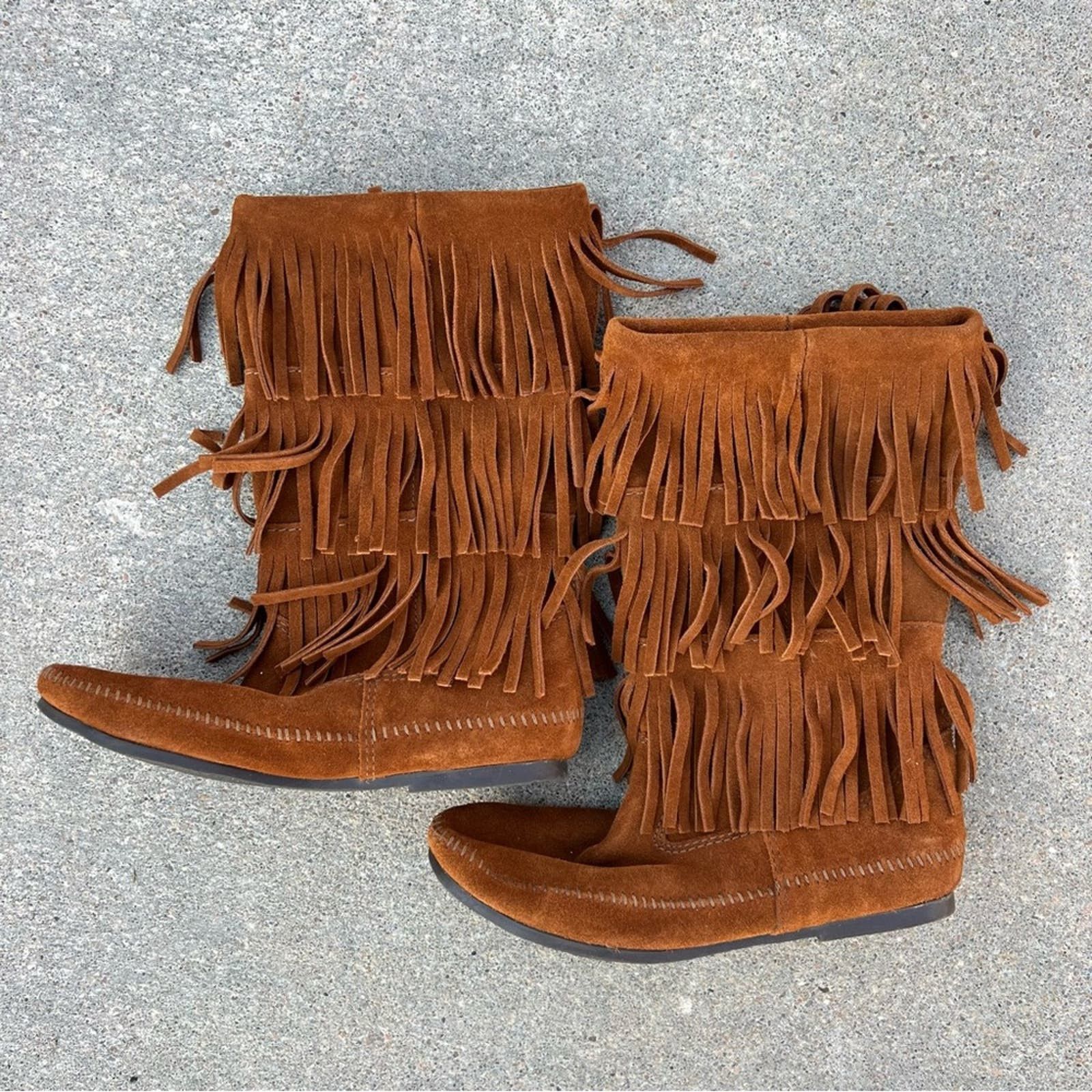 Ladies Fringe Moccasin Boots