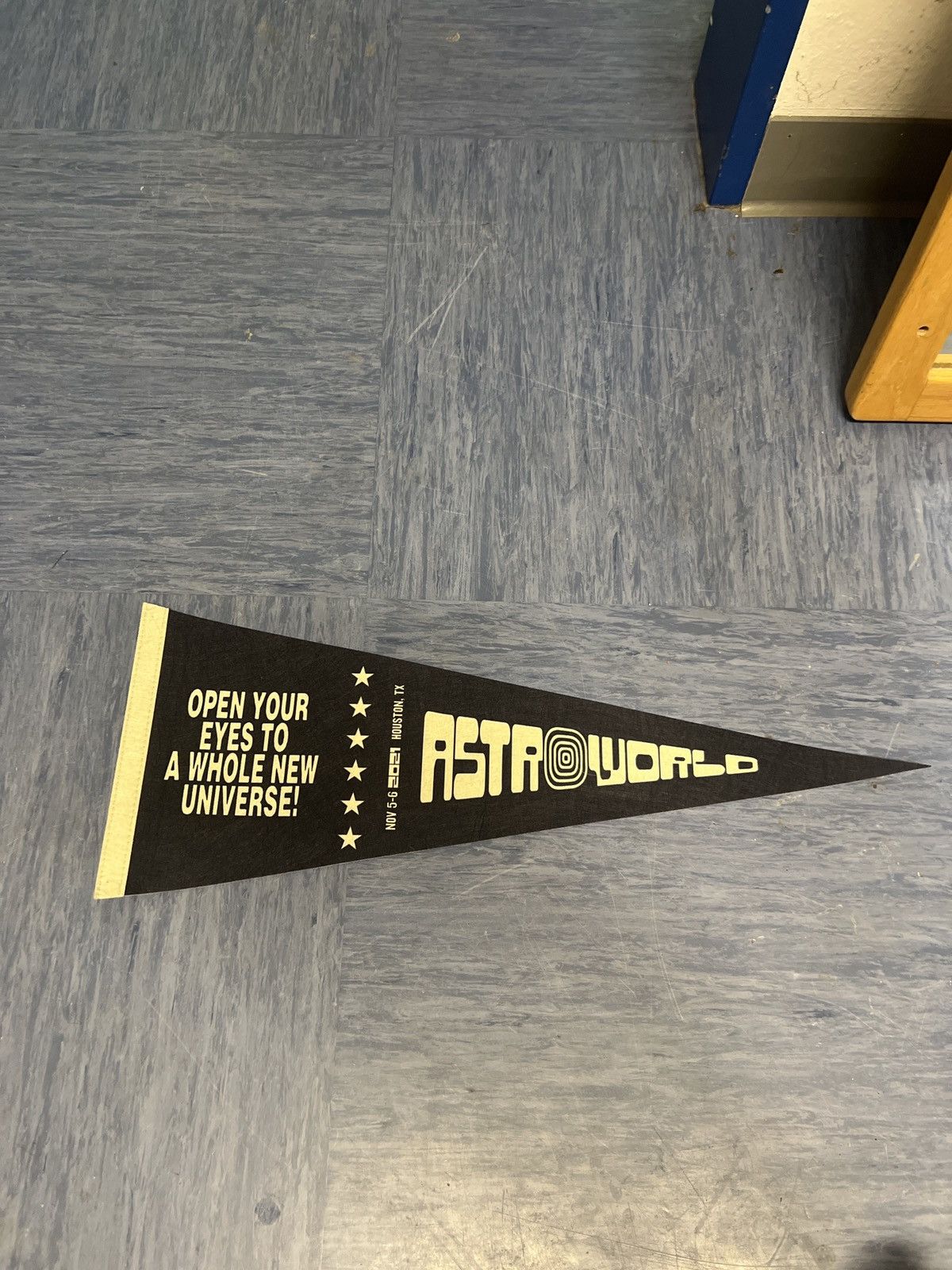Travis Scott Travis Scott ASTROWORLD flag | Grailed