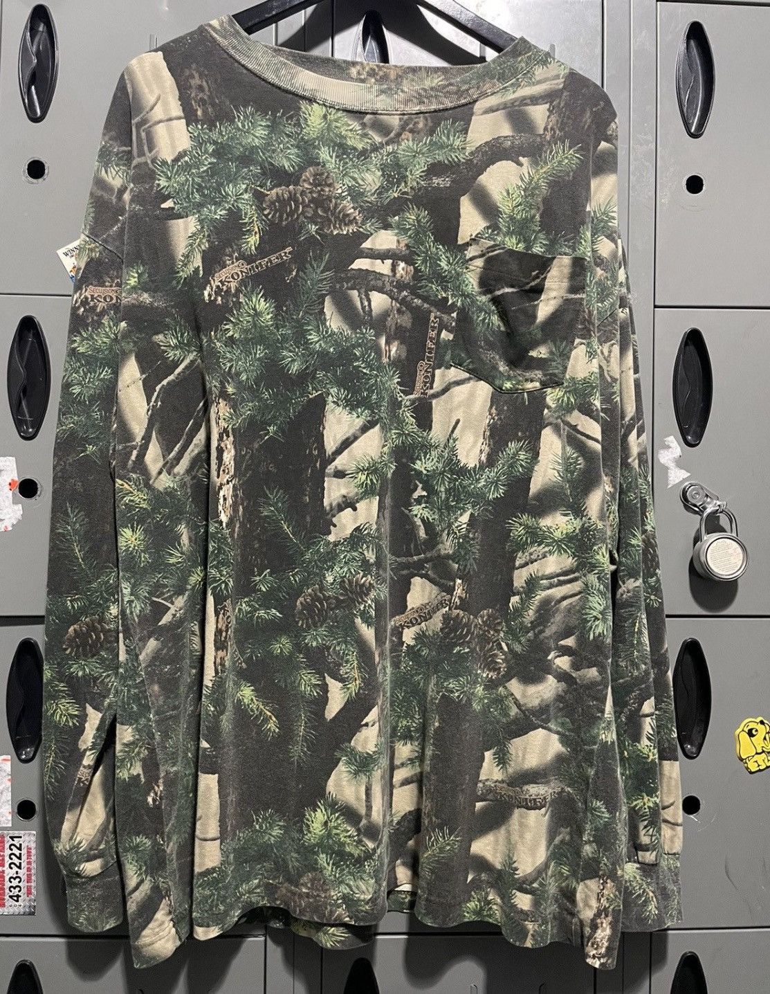 Cabelas × Realtree × Vintage Pine Cone Tree AOP long sleeve forest camo konifer | Grailed