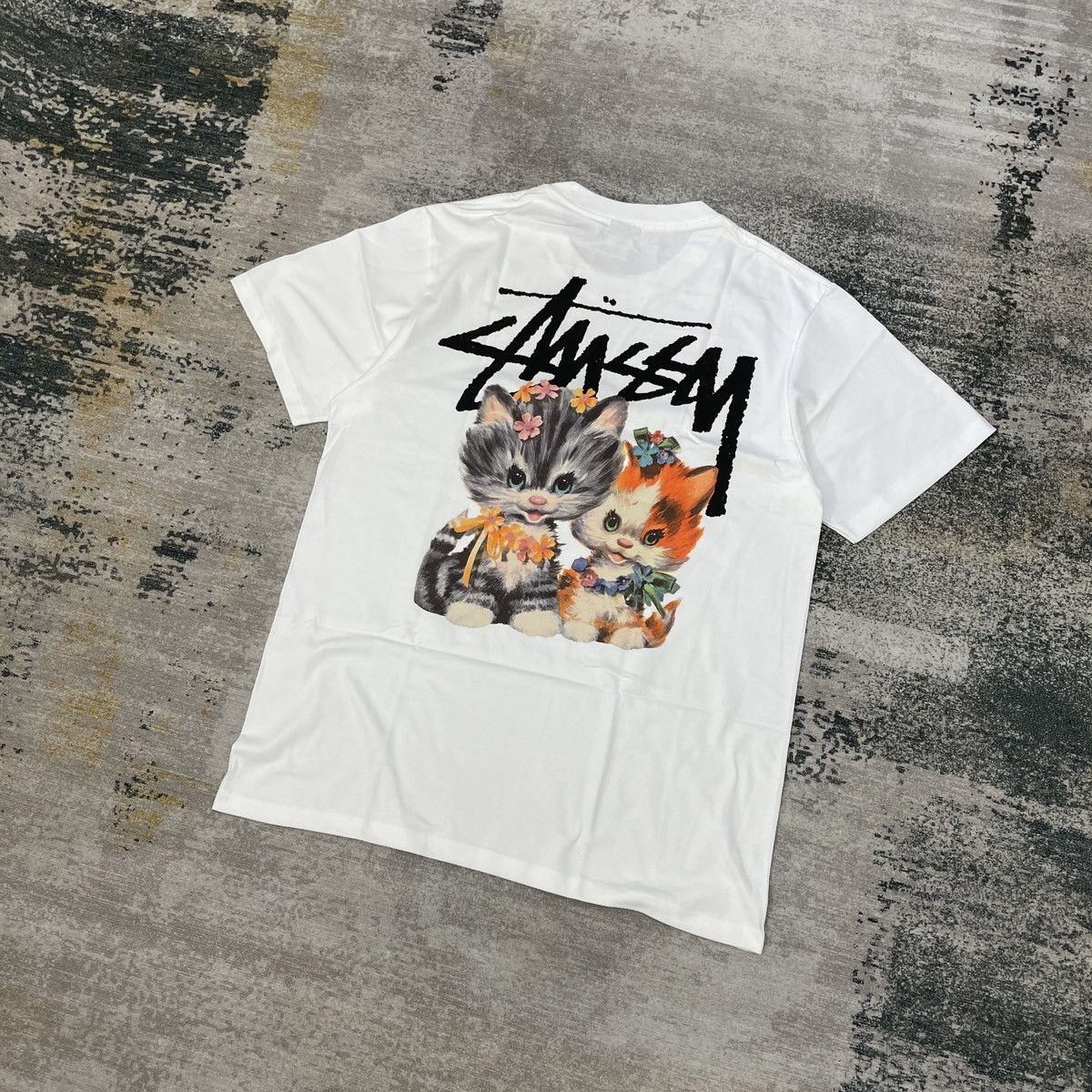 Stussy STUSSY KITTENS TEE IN WHITE // MEDIUM | Grailed