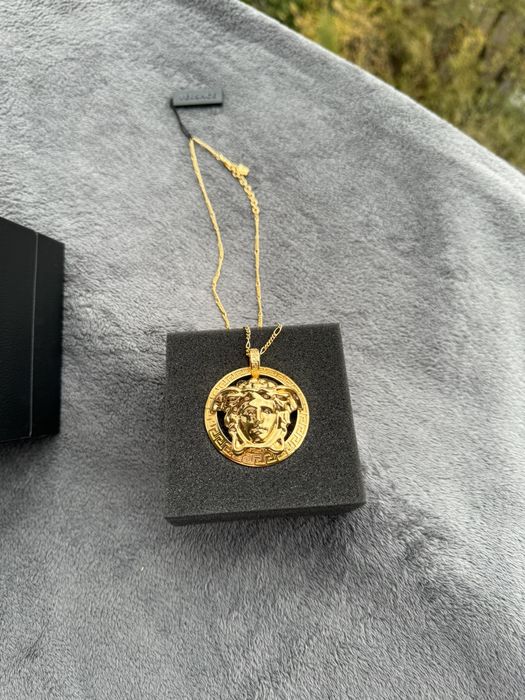 Versace Versace medusa head logo gold medallion necklace | Grailed