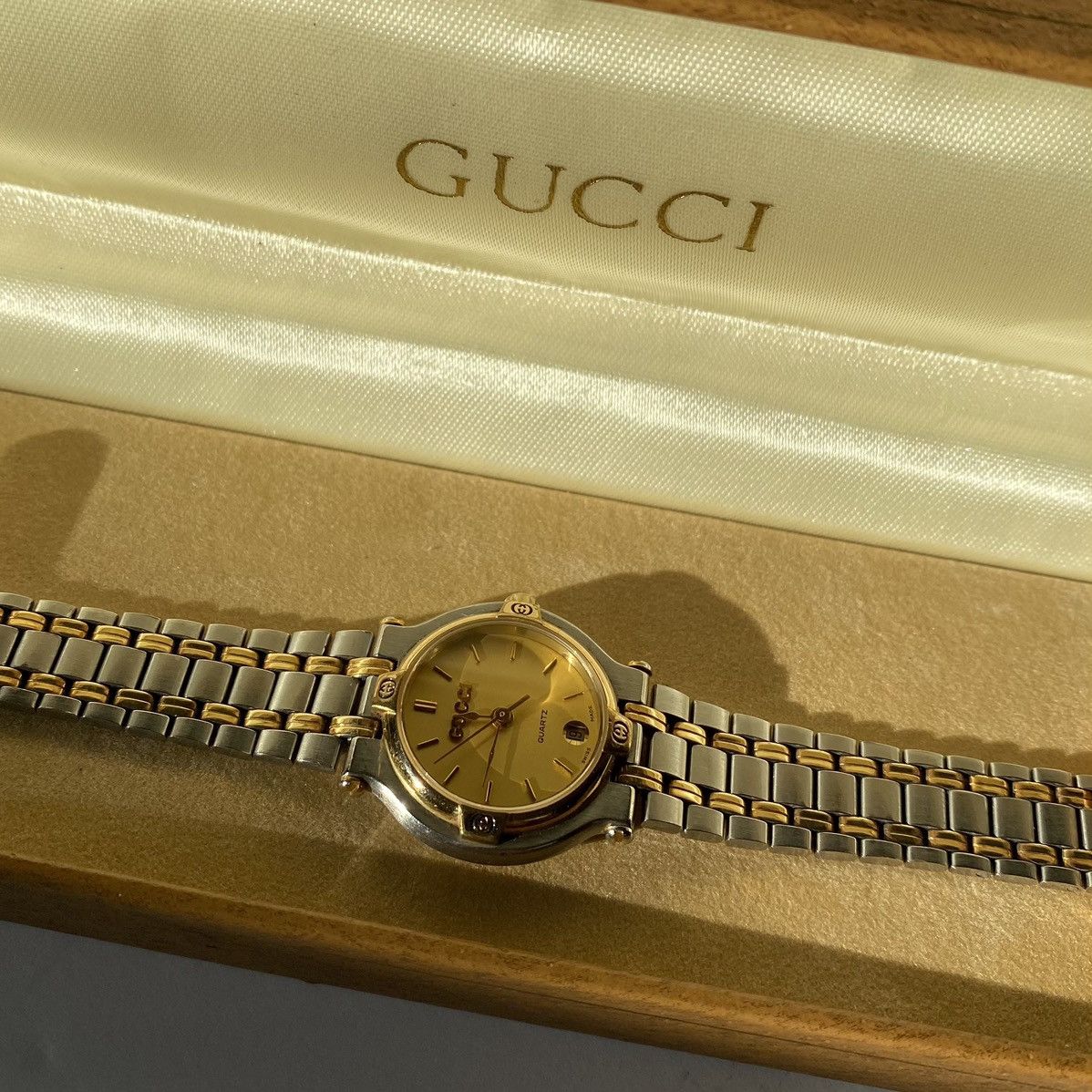 Gucci Gucci 90s 9000L Silver / Gold plated Watch | Grailed