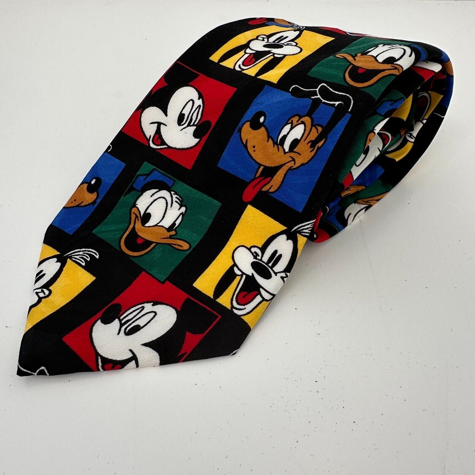 Disney VINTAGE Disney Mens Tie Mickey Goofy Pluto Donald Duck Red Green ...