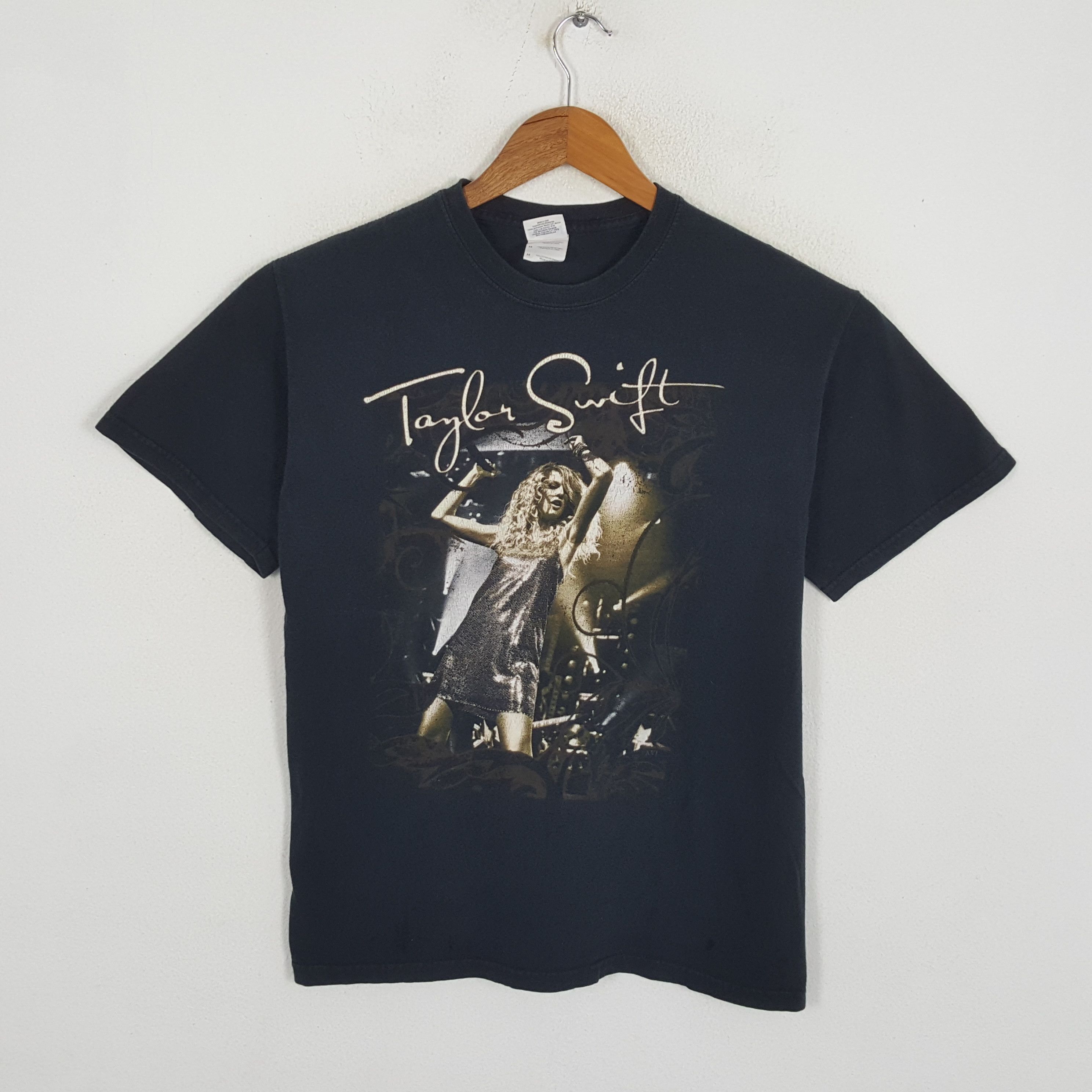 Band Tees × Tour Tee × Vintage Vintage TAYLOR SWIFT American Singer ...