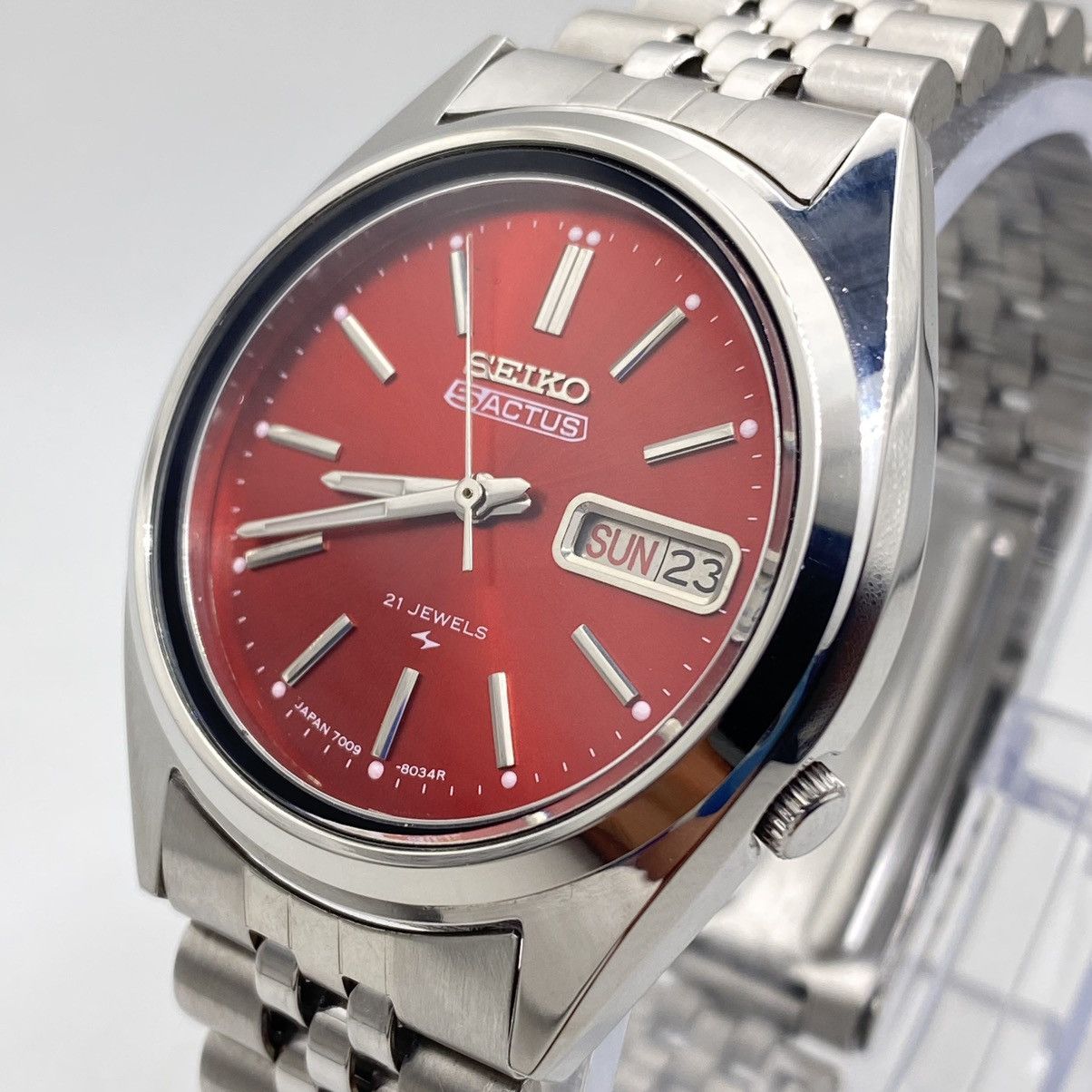 Seiko × Vintage Seiko 5 Automatic 7009 Red Dial Men’s Wristwatch | Grailed