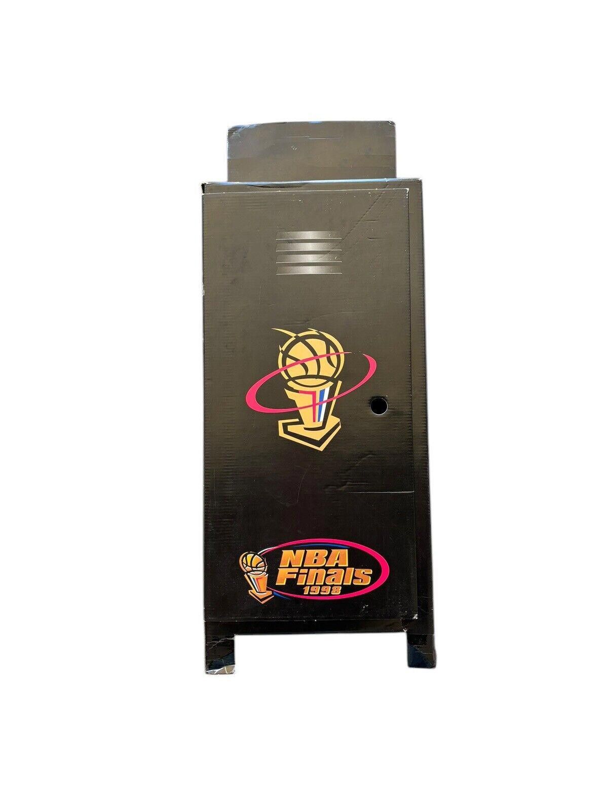 Champion 1998 Chicago Bulls NBA Finals Champion Locker Room Vintage ...