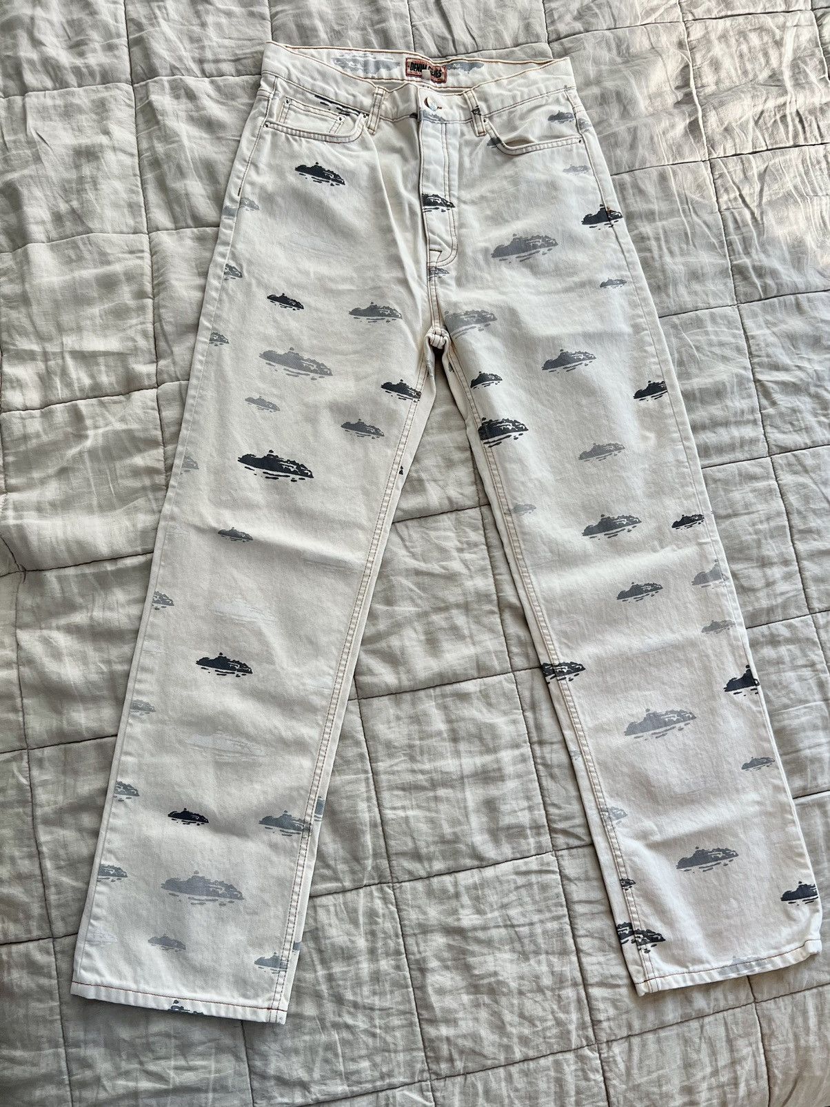 Corteiz FW23 Corteiz Alcatraz Pattern Denim Jeans “White” | Grailed