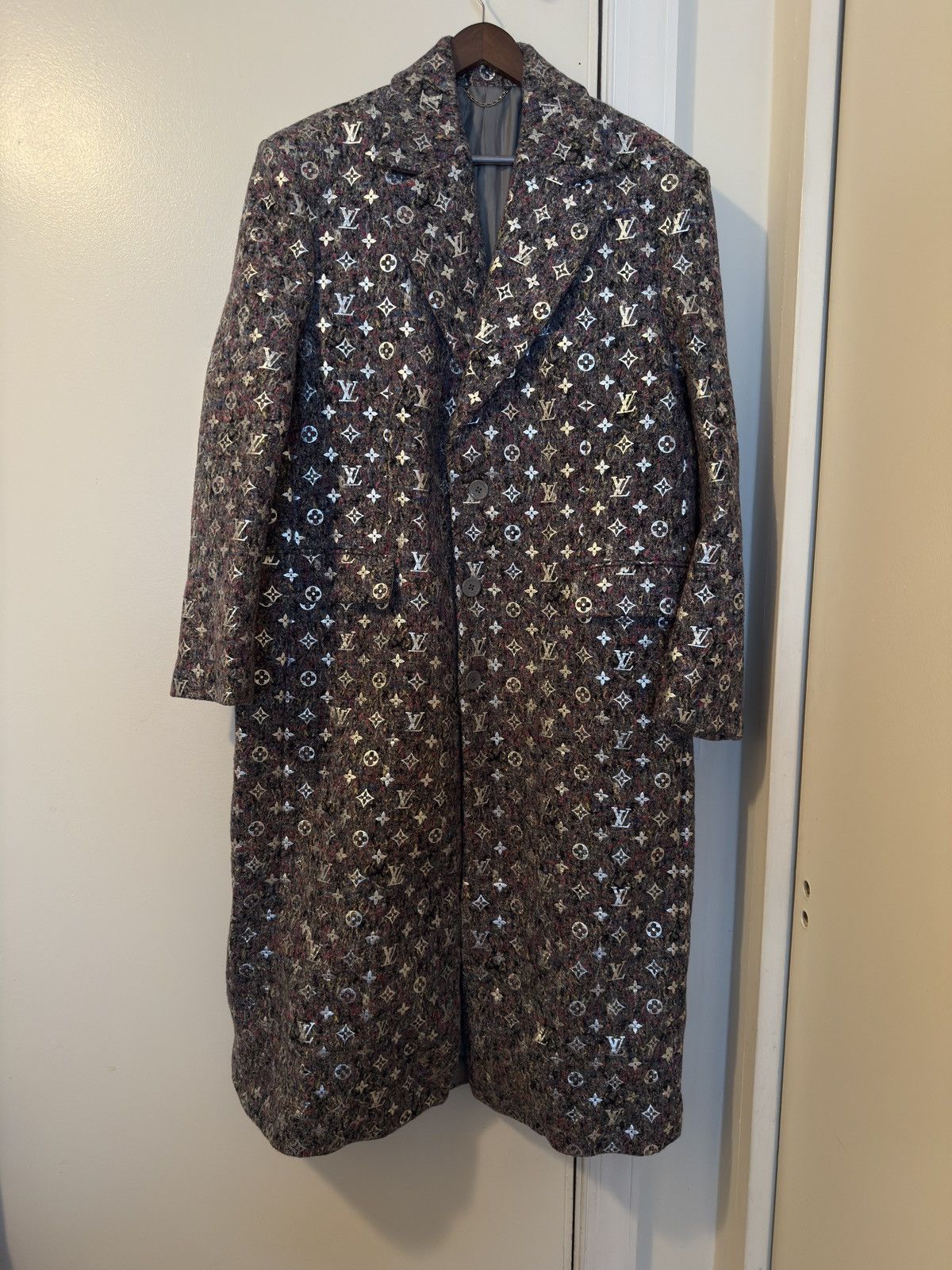 Louis Vuitton × Virgil Abloh Louis Vuitton Silver Monogram Felt XL Coat ...