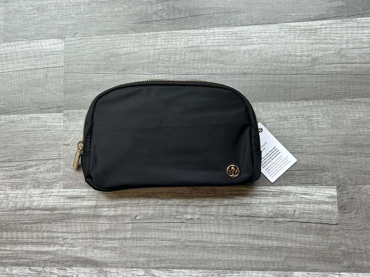 Lululemon Lululemon Everywhere Belt Bag Black and Gold New With Tag 1L ...