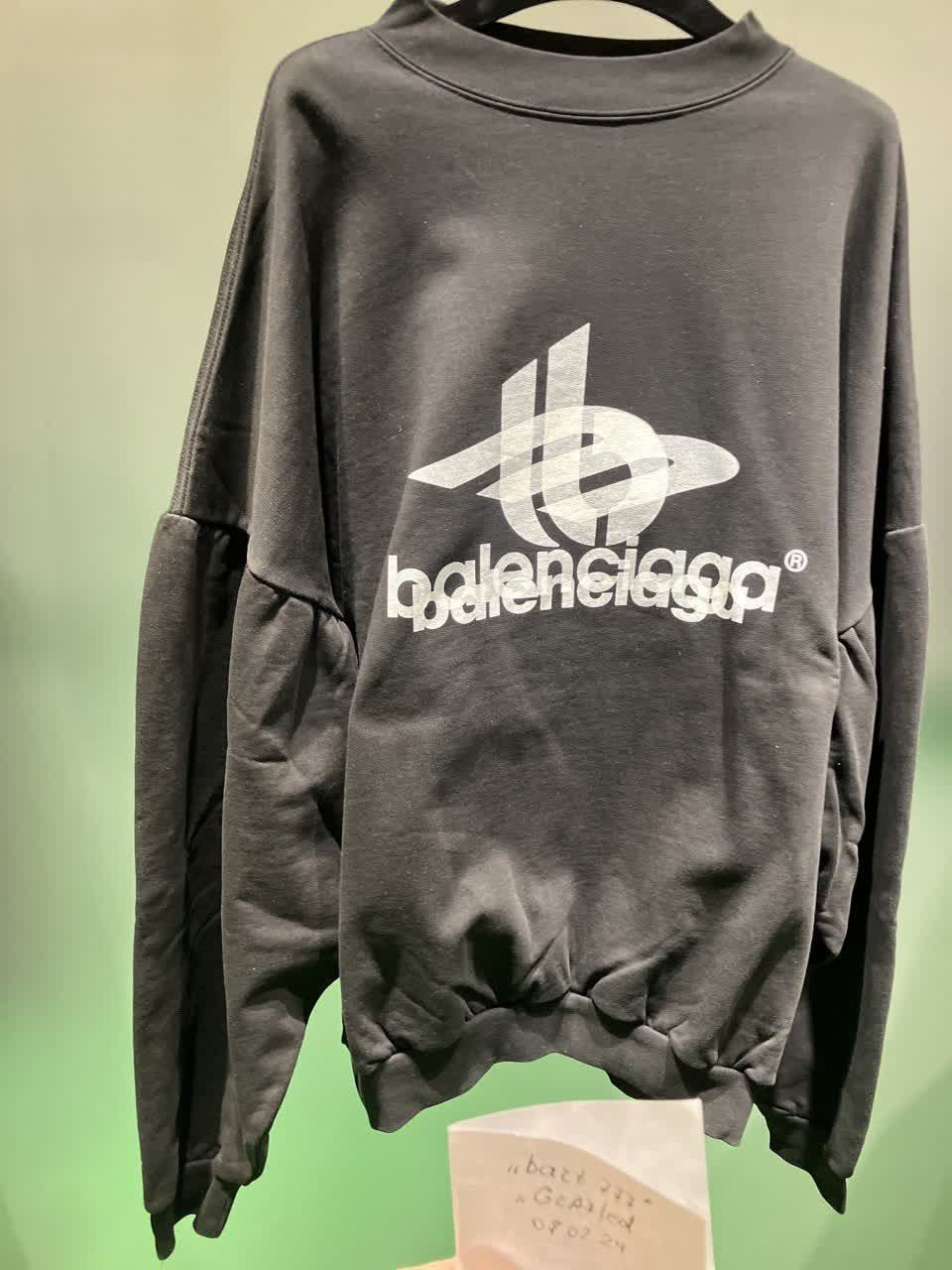 Balenciaga Balenciaga Layered Sports Logo Round | Grailed