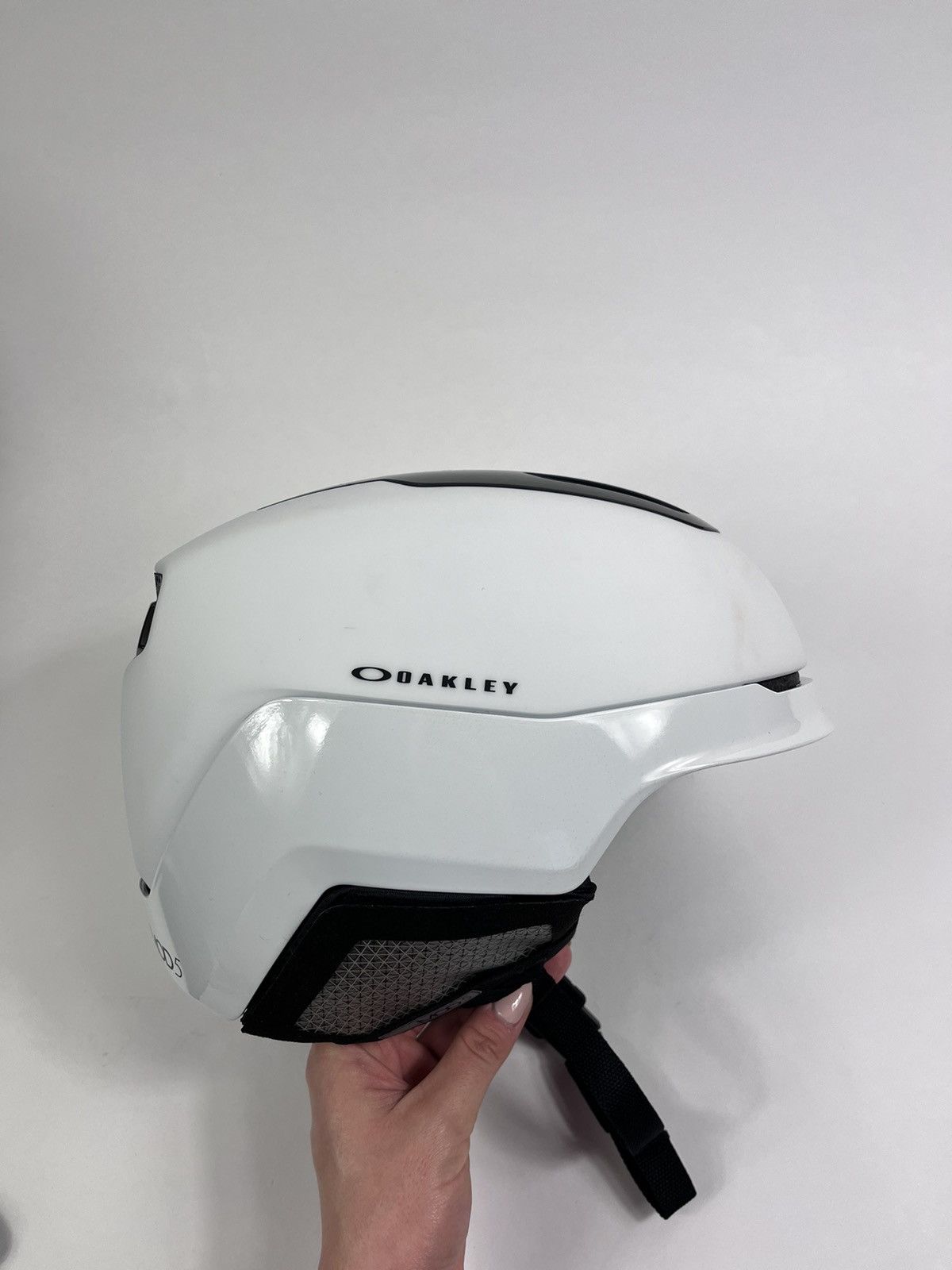Oakley MOD5 SKYING HELMET | Grailed