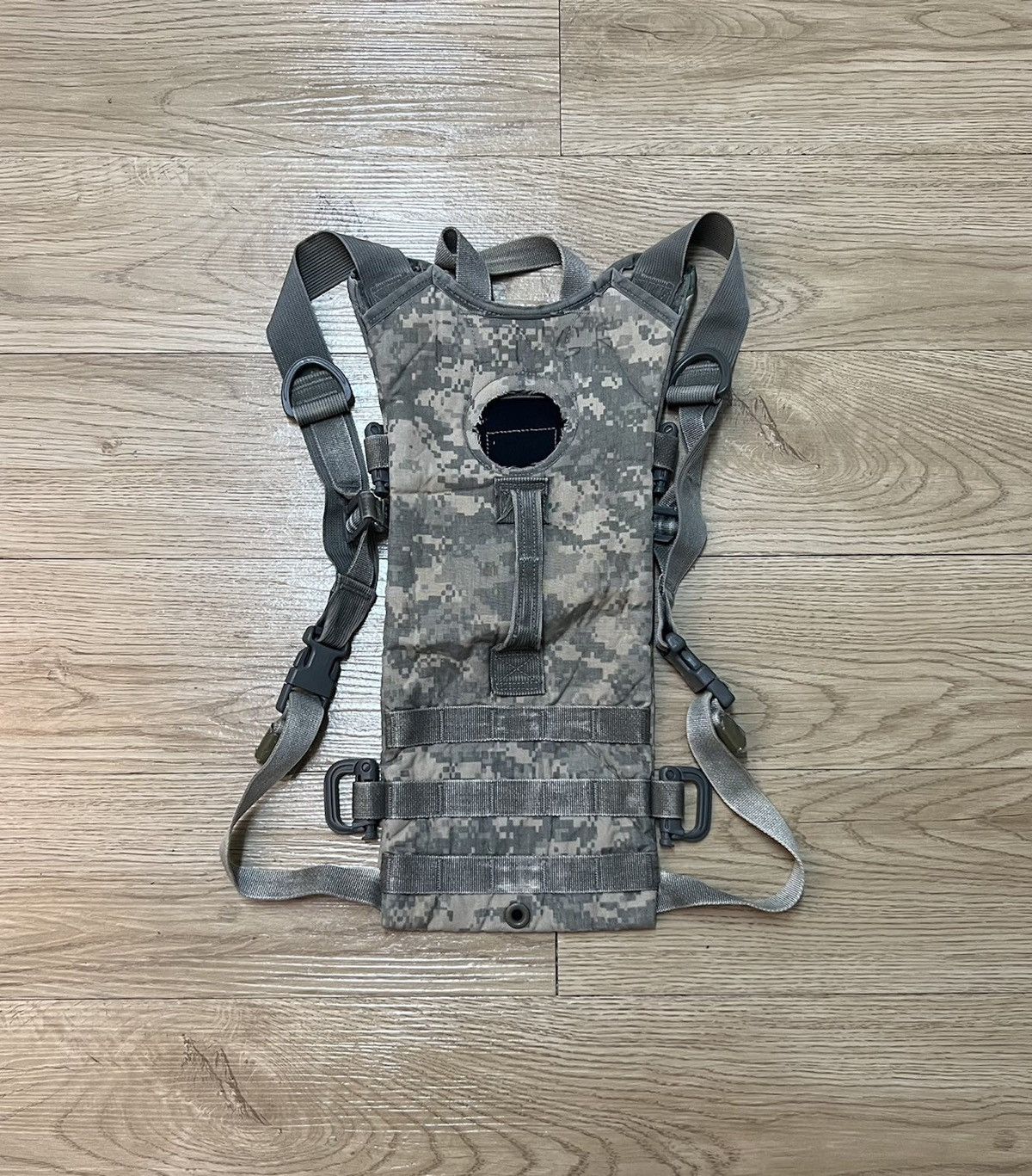 Military × Usmc × Vintage US Army Hydration System Carrier Molle II ...