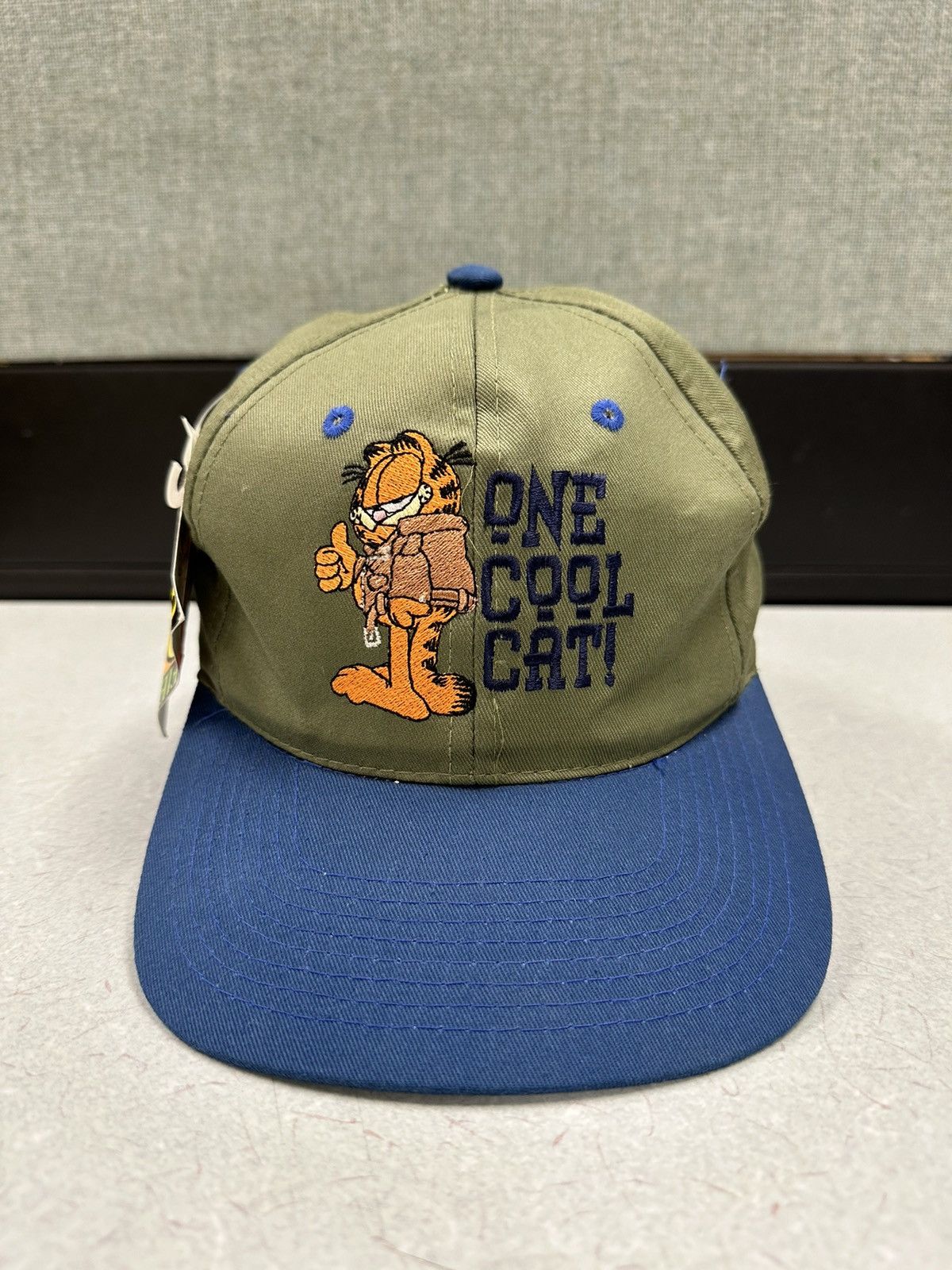 Vintage Vintage 1990s Garfield One Cool Cat Snapback Hat | Grailed