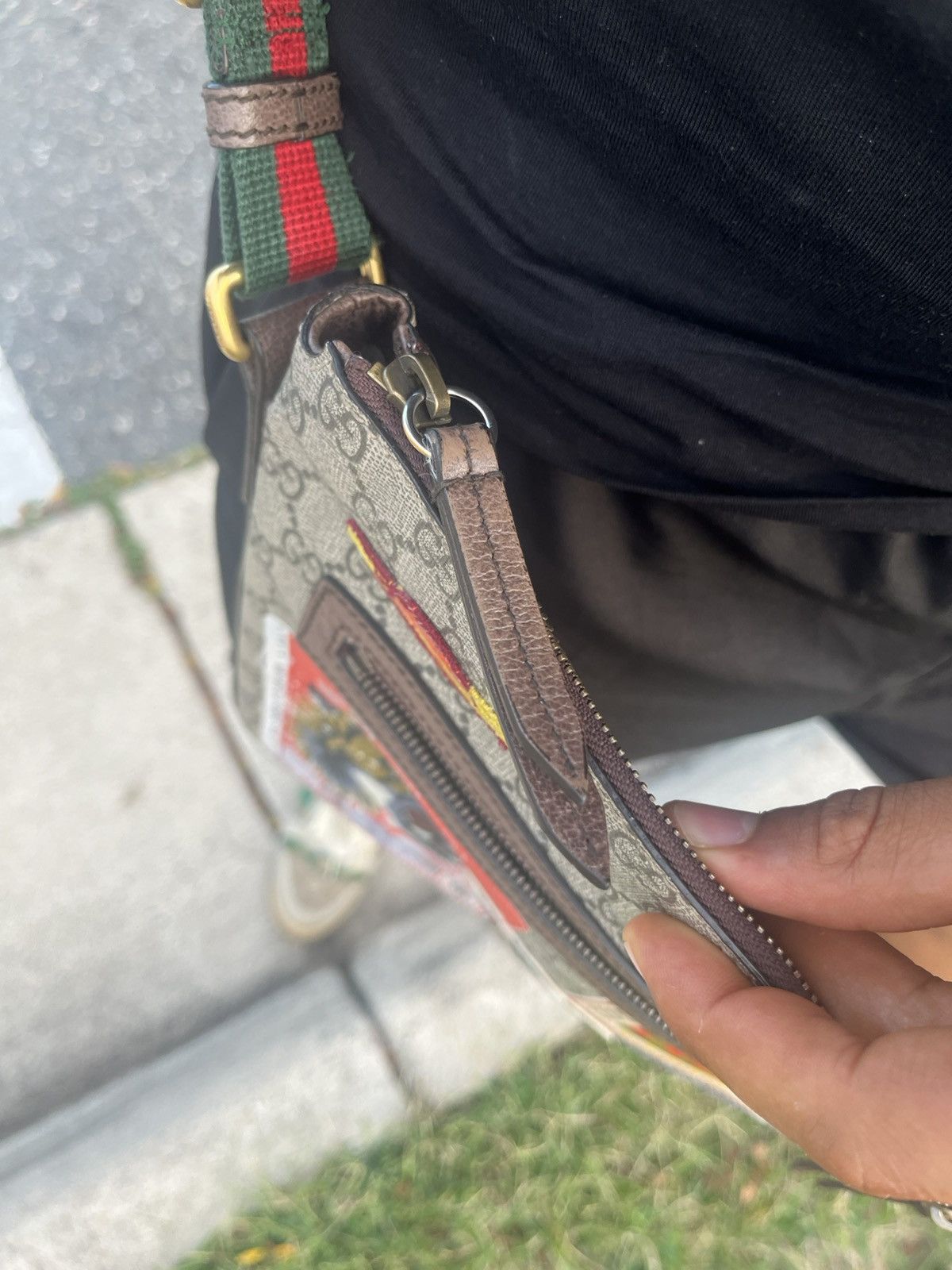 Gucci Rare Gucci Courrier GG Supreme UFO Messenger Passport Bag | Grailed
