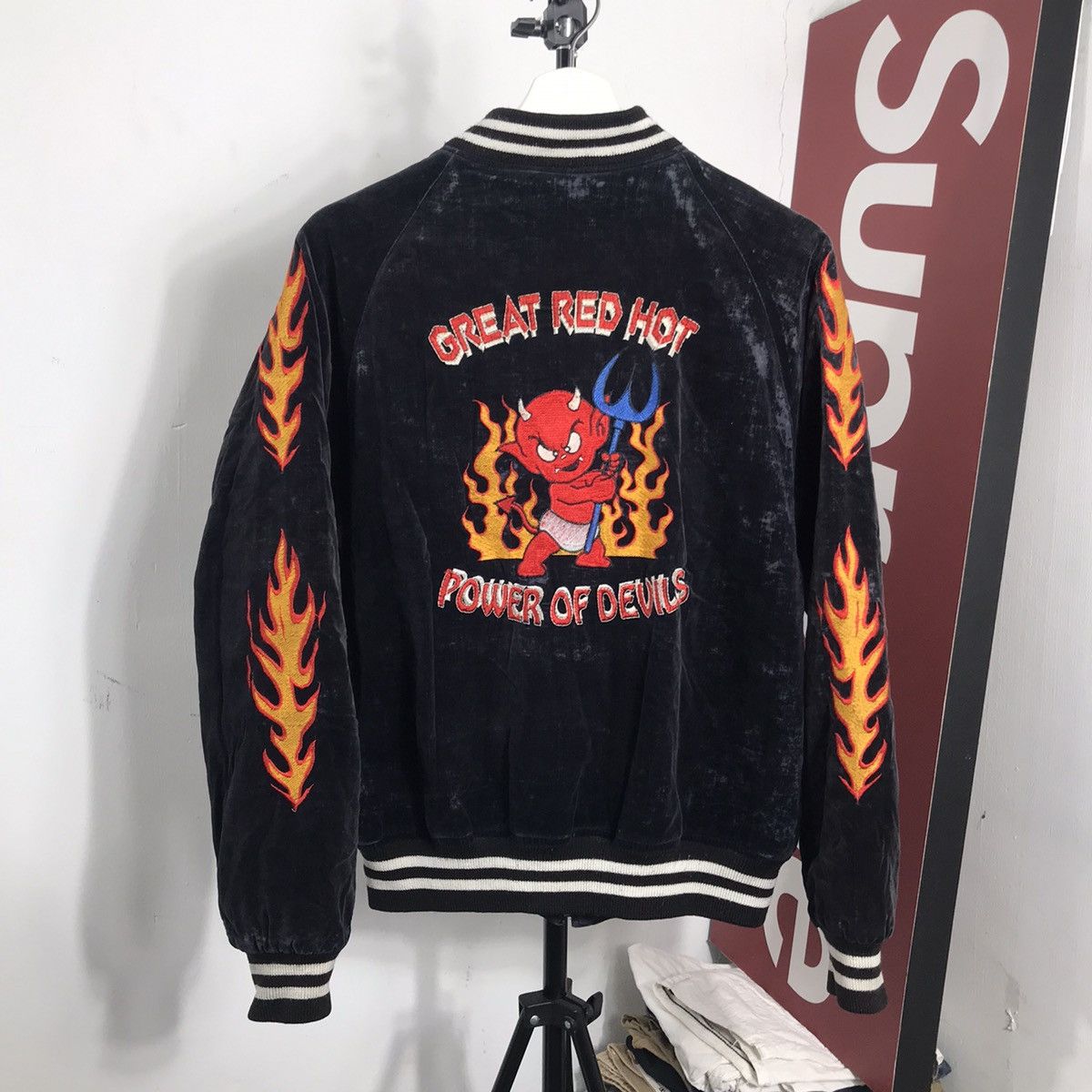 Devil Dogs × Military × Sukajan Souvenir Jacket Psychedelic 90s red hot devil valvet Sukajan ...