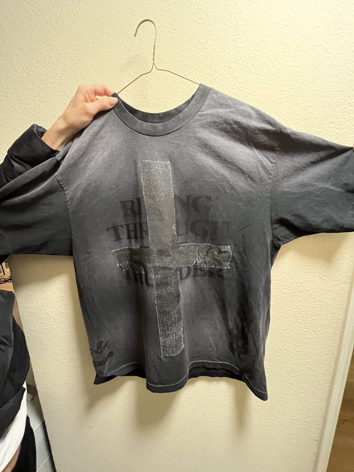 Travis Scott Travis Scott Circus Maximus Tour MetLife Exclusive Cross ...