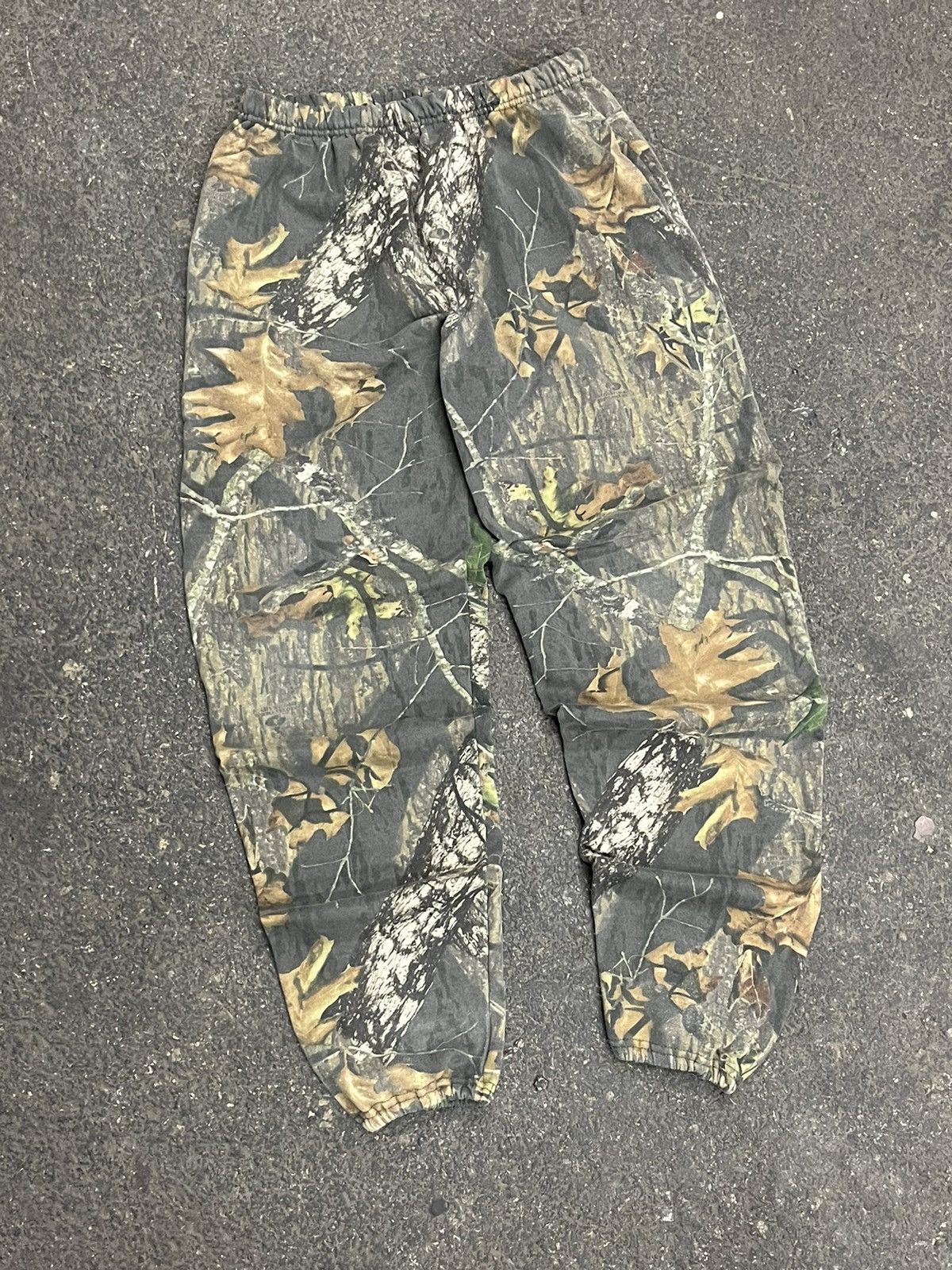 Realtree × Streetwear × Vintage Realtree camo sweatpants baggy fit ...