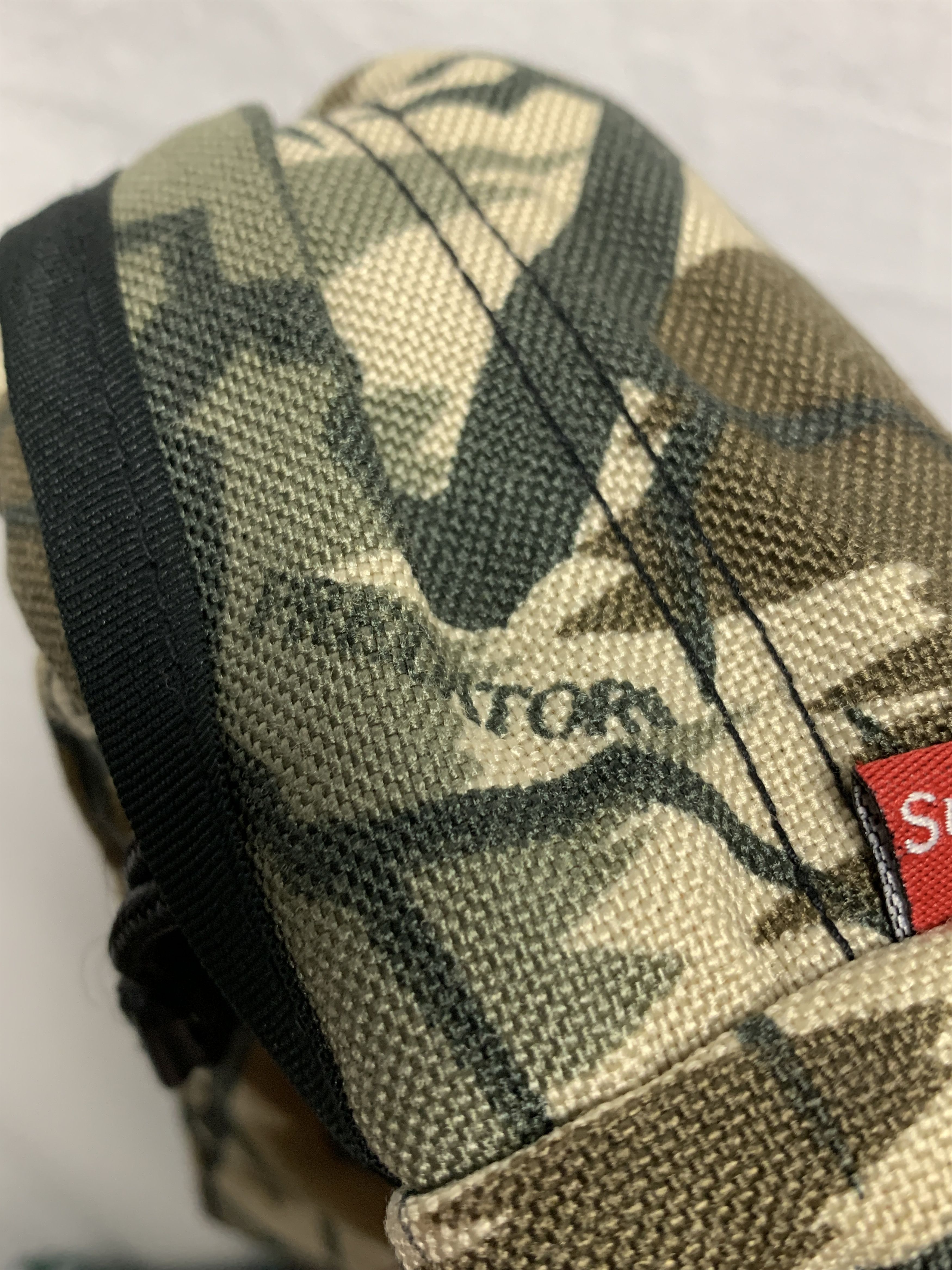 Supreme RARE! SUPREME VINTAGE PREDATOR CAMO WAIST BAG | Grailed