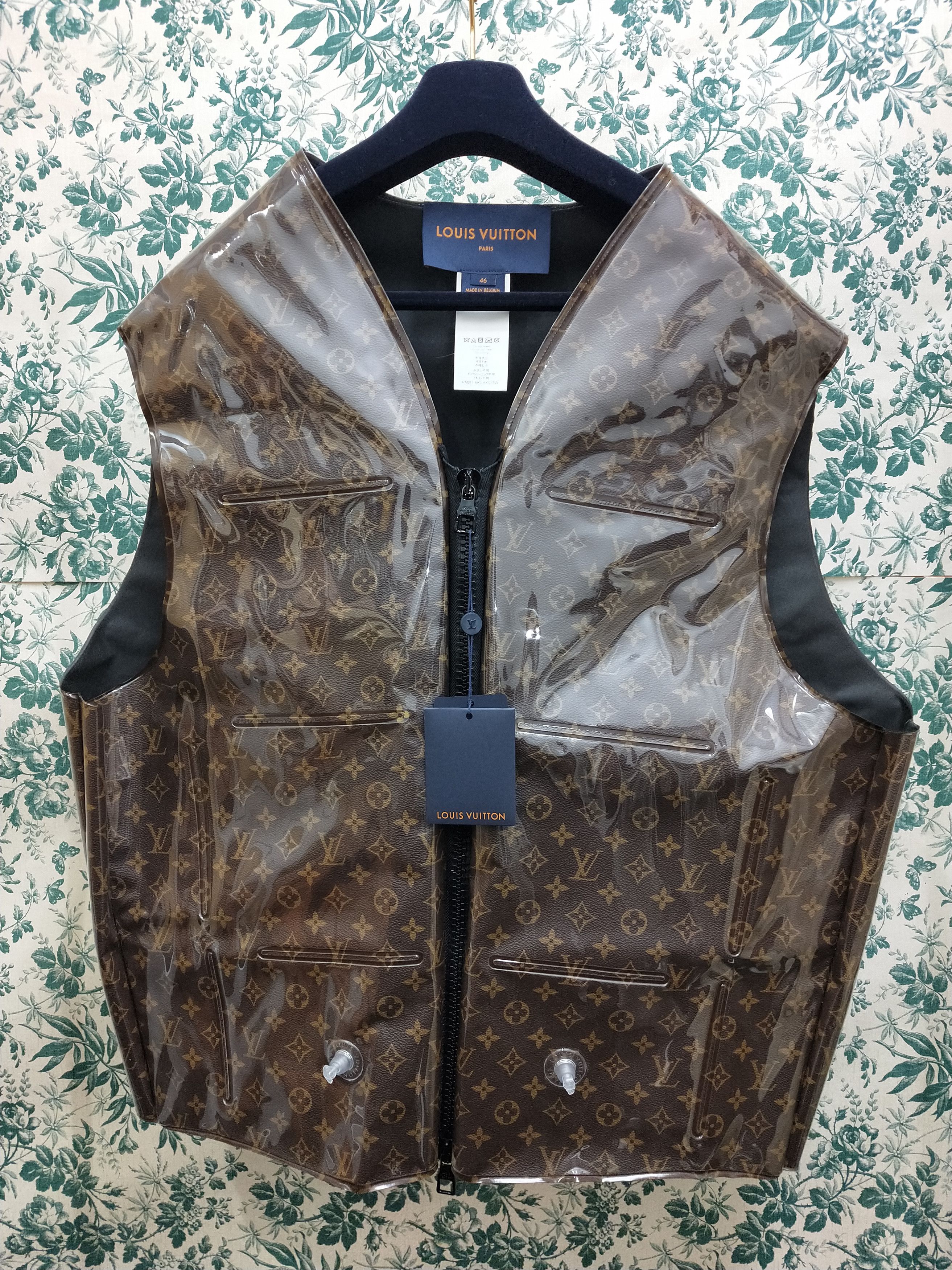 Louis Vuitton Monogram Inflatable Vest | Grailed