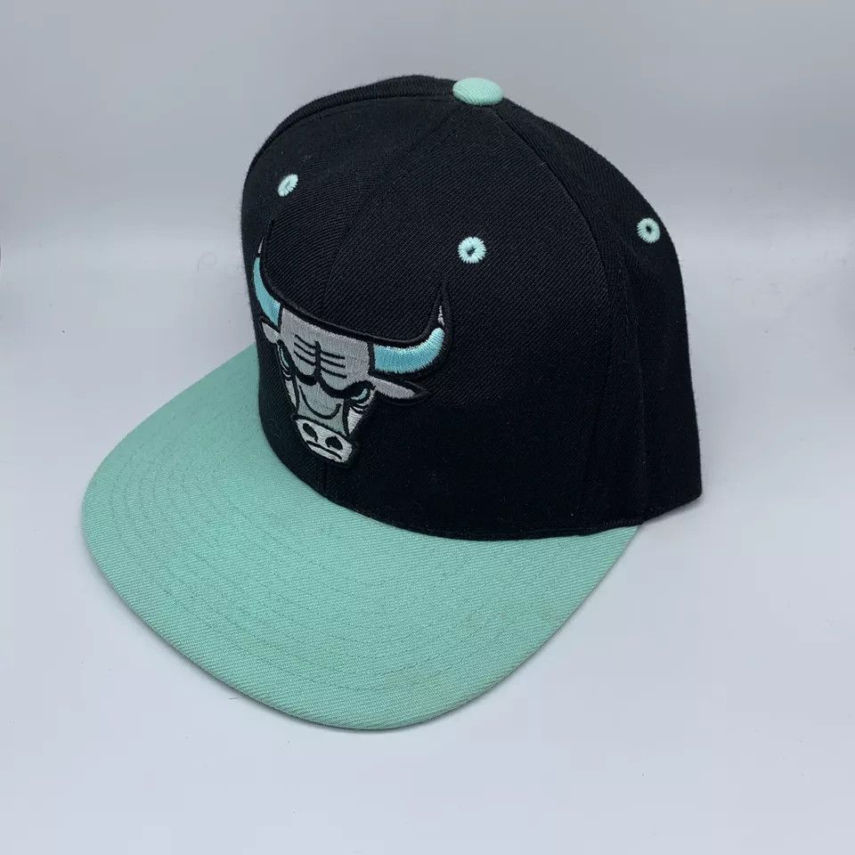 Mitchell & Ness Chicago Bulls Igloo Hat Snapback CapMichael Jordan | Grailed