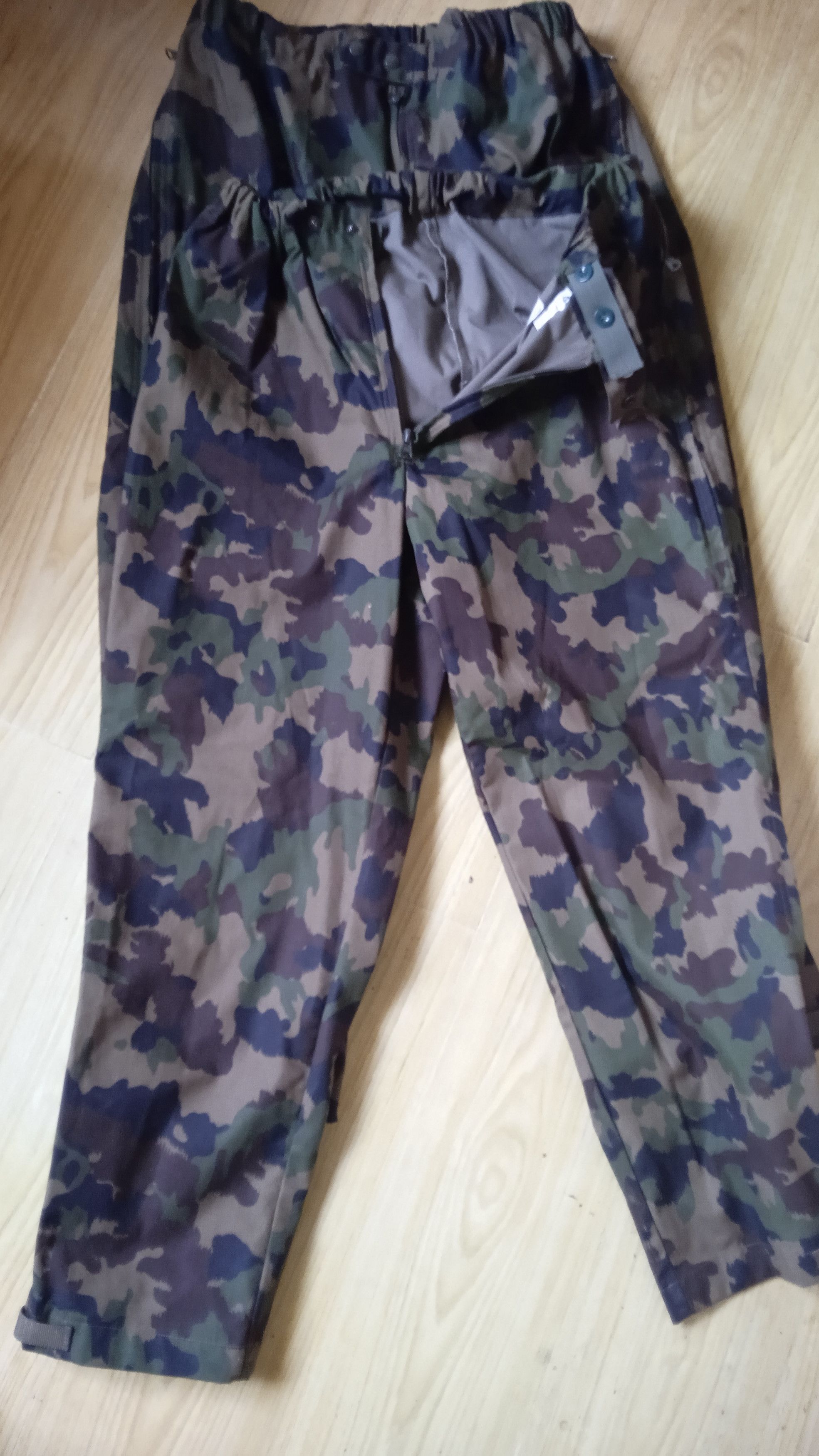 Military Vintage Swiss TAZ-90 Camo Combat Trousers | Grailed