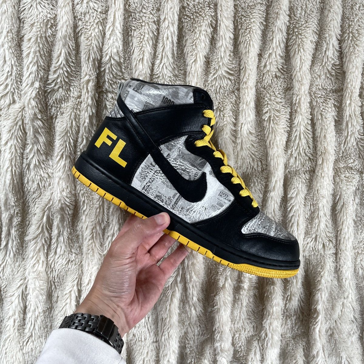 Nike NIKE DUNK HI SUPREME TZ LIVESTRONG FLOM MR CARTOON | Grailed