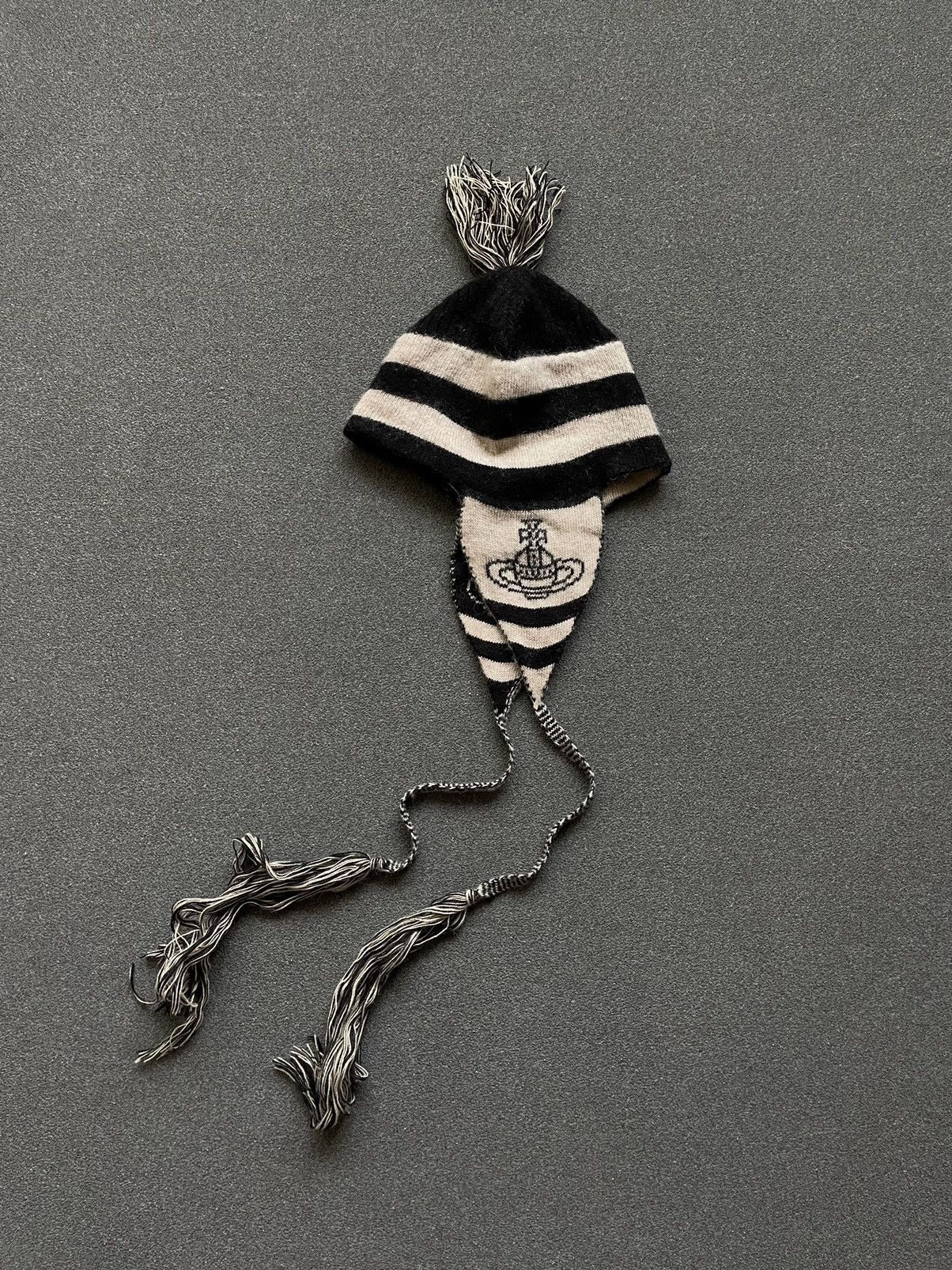 Vivienne Westwood Vivienne Westwood rare wool big logo ear flat ORB ...