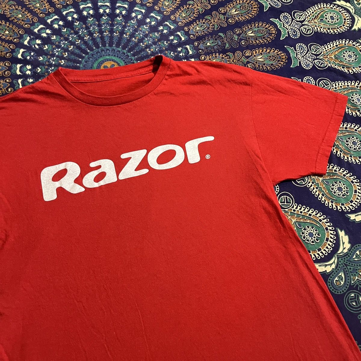 Vintage Y2K Razor Scooter Logo Spellout Tee | Grailed